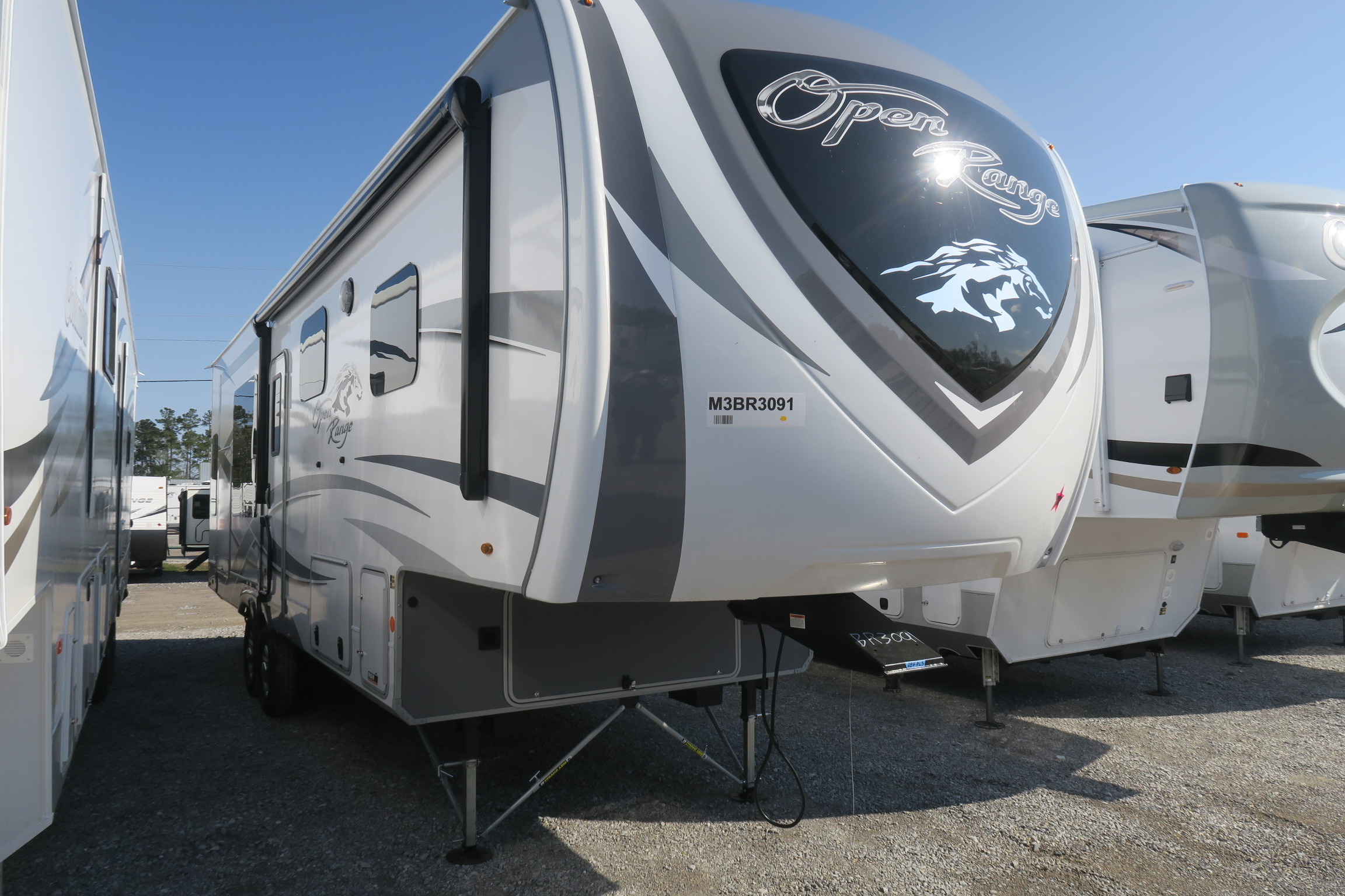 New Highland Ridge Rv Fifth Wheel Towables | Berryland Campers