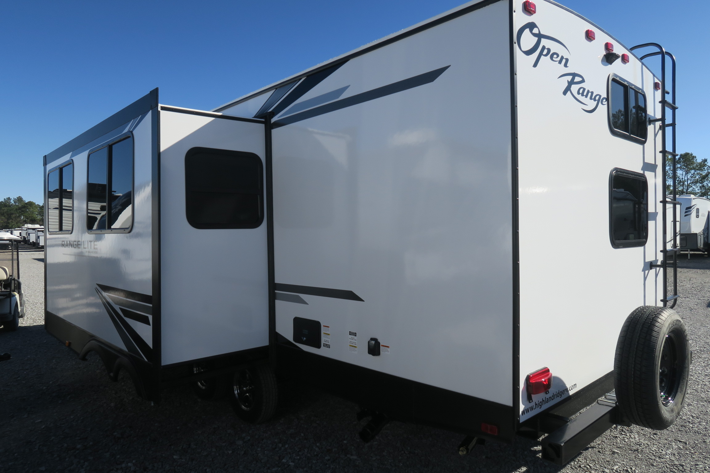 NEW 2021 OPEN RANGE LITE 261BH - Overview | Berryland Campers