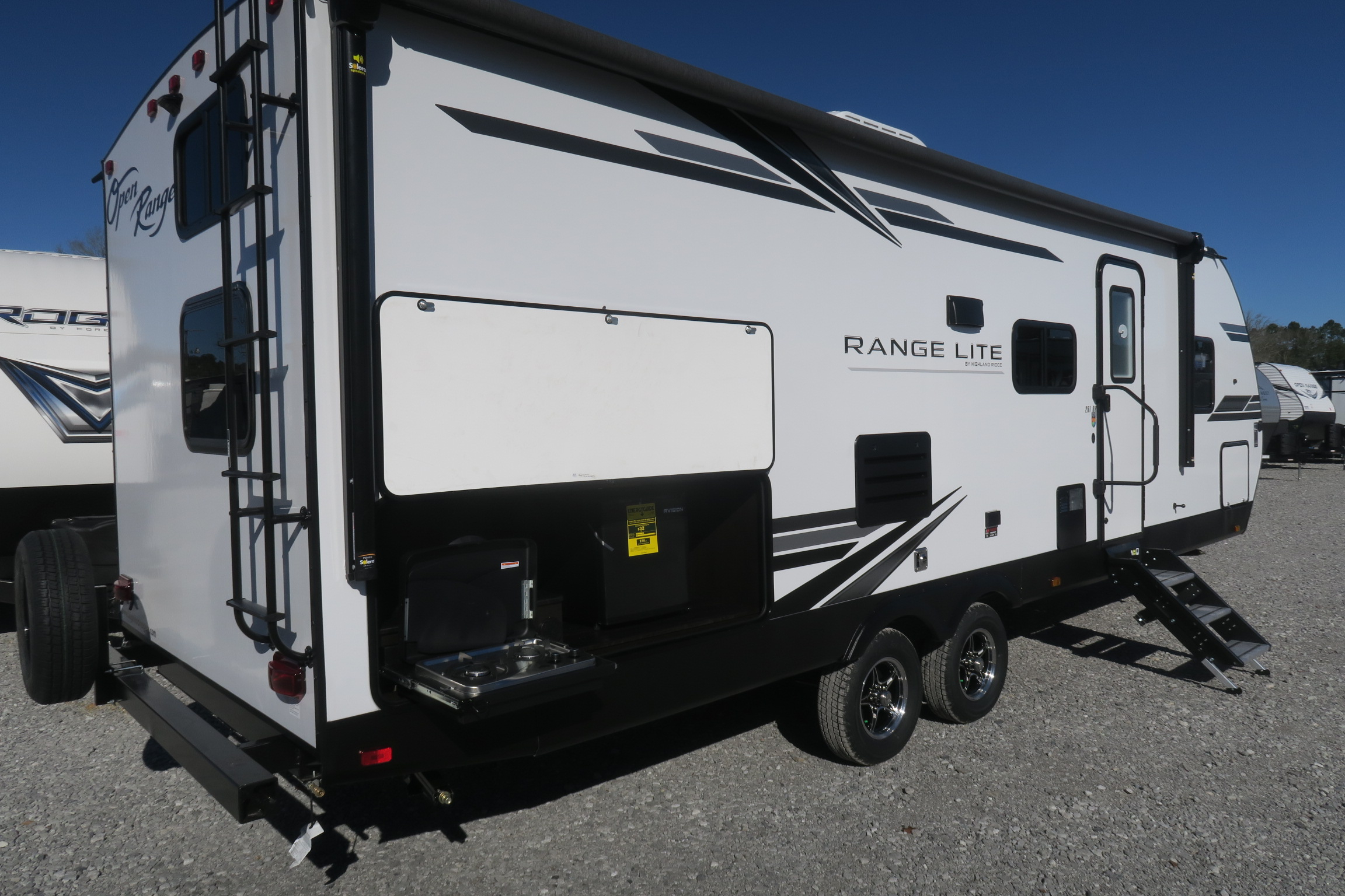 NEW 2021 OPEN RANGE LITE 261BH - Overview | Berryland Campers