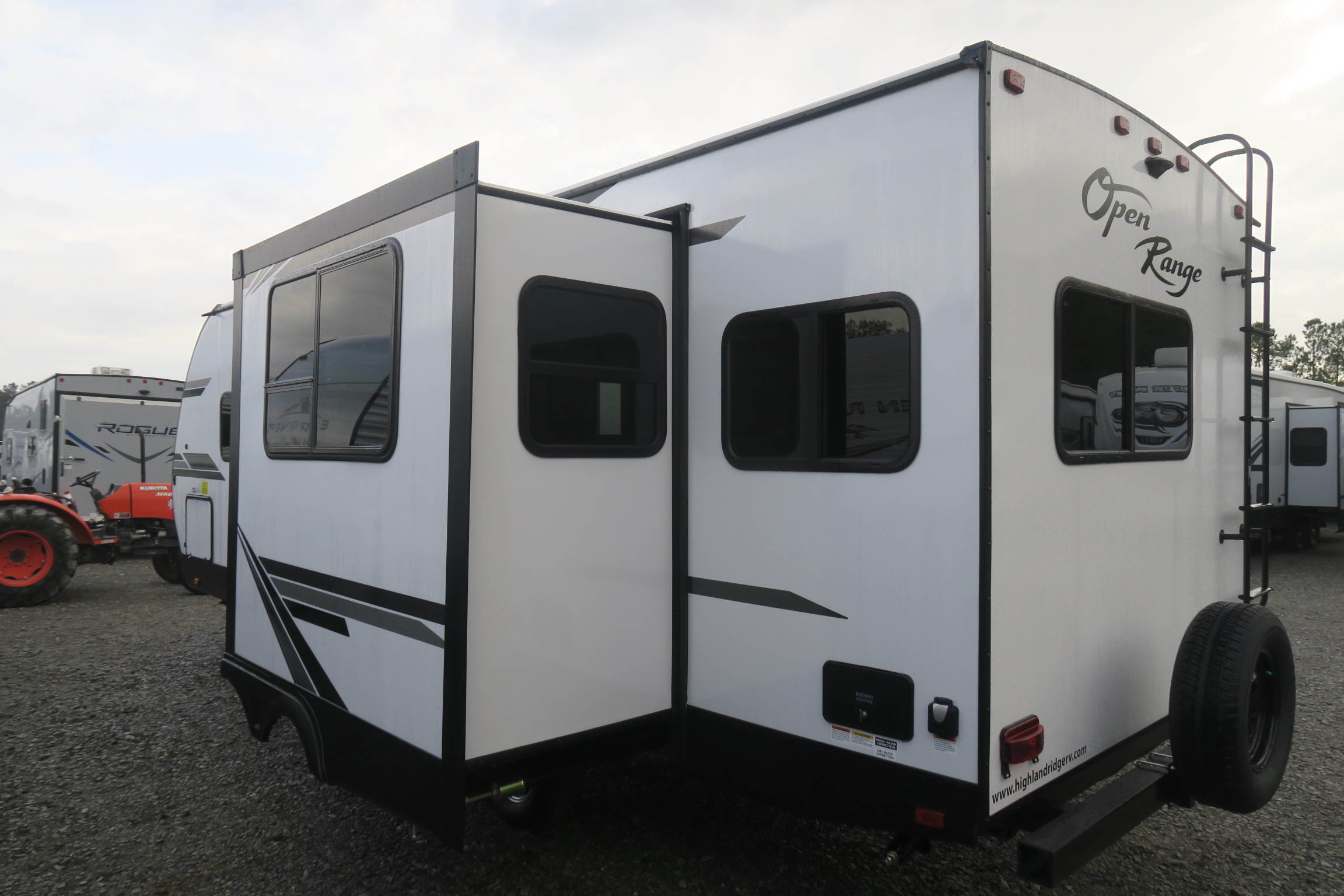 NEW 2021 OPEN RANGE LITE 242RL - Overview | Berryland Campers