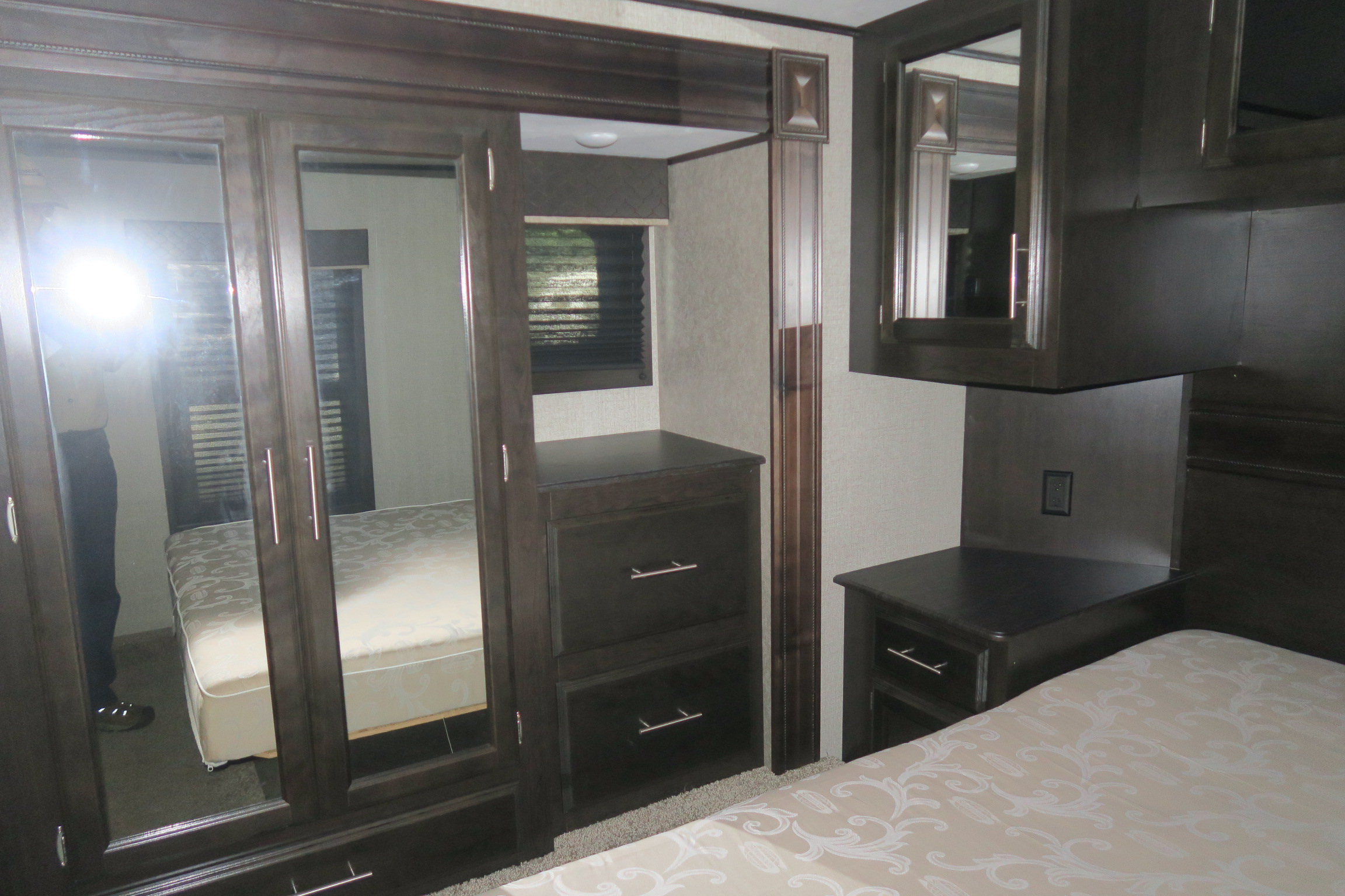 USED 2020 JAYCO TALON 335T - Overview | Berryland Campers