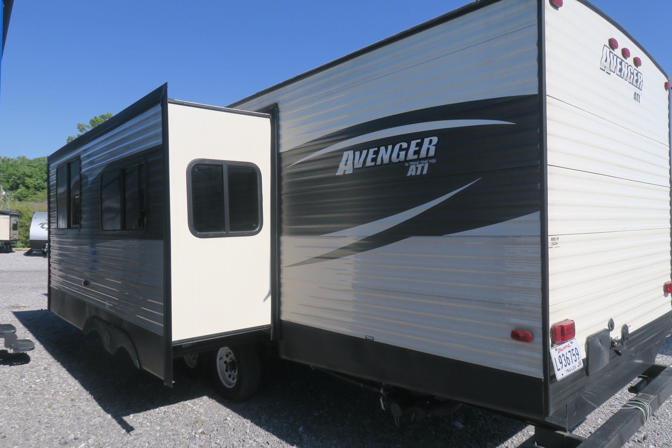 USED 2017 AVENGER 27DBS - Overview | Berryland Campers