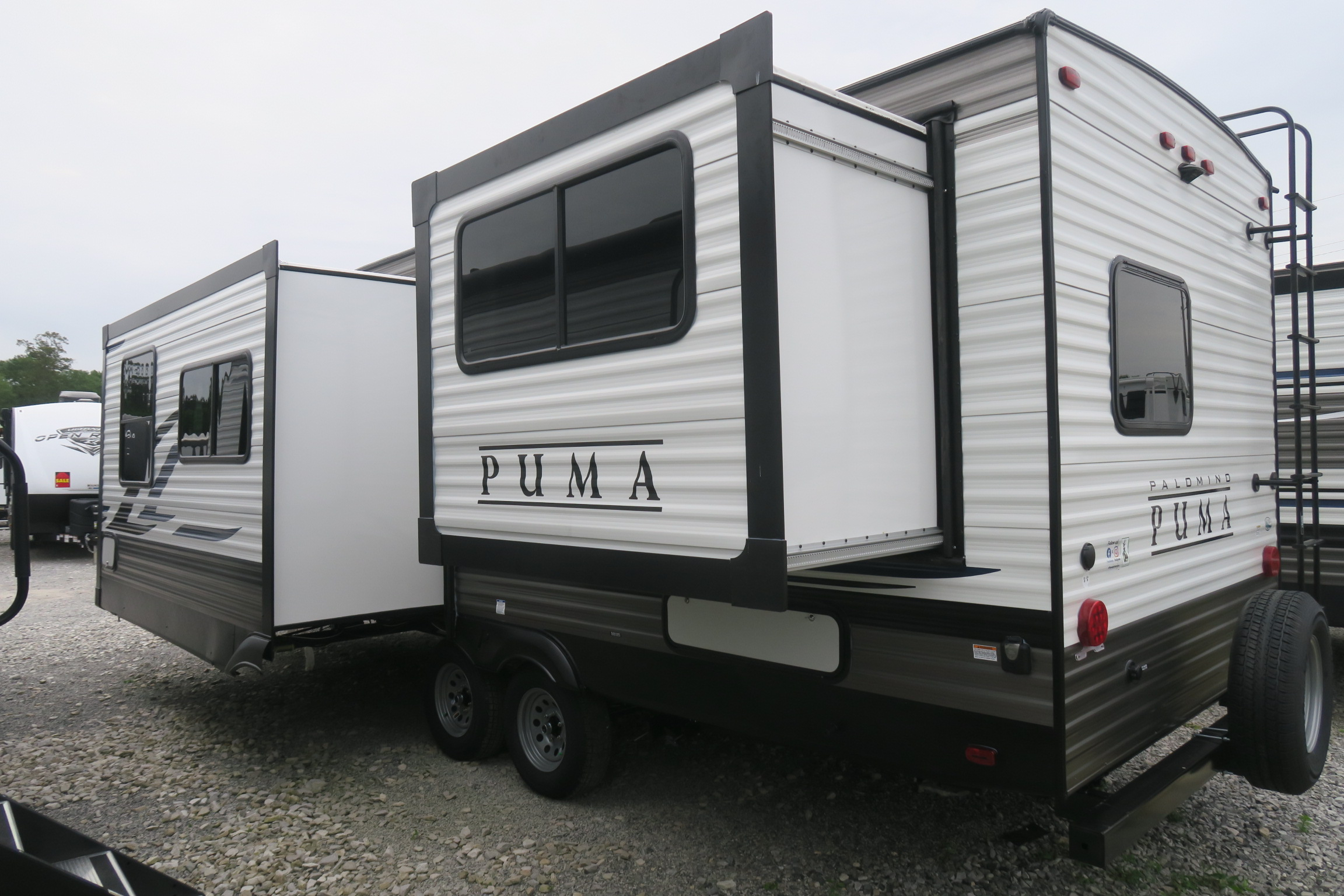 NEW 2021 PUMA 26FKDS - Overview | Berryland Campers
