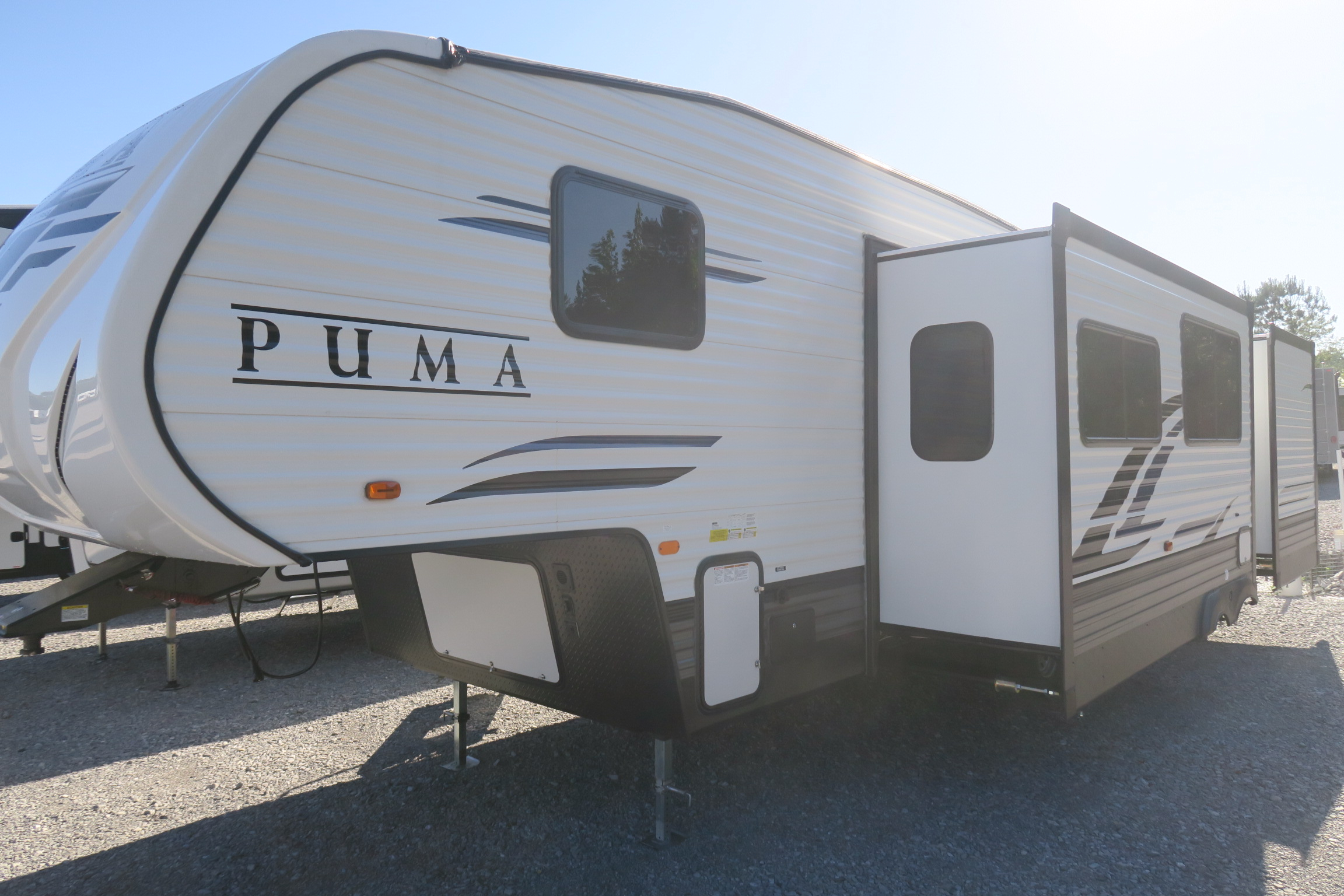 NEW 2021 PUMA 295BHSS - Overview | Berryland Campers