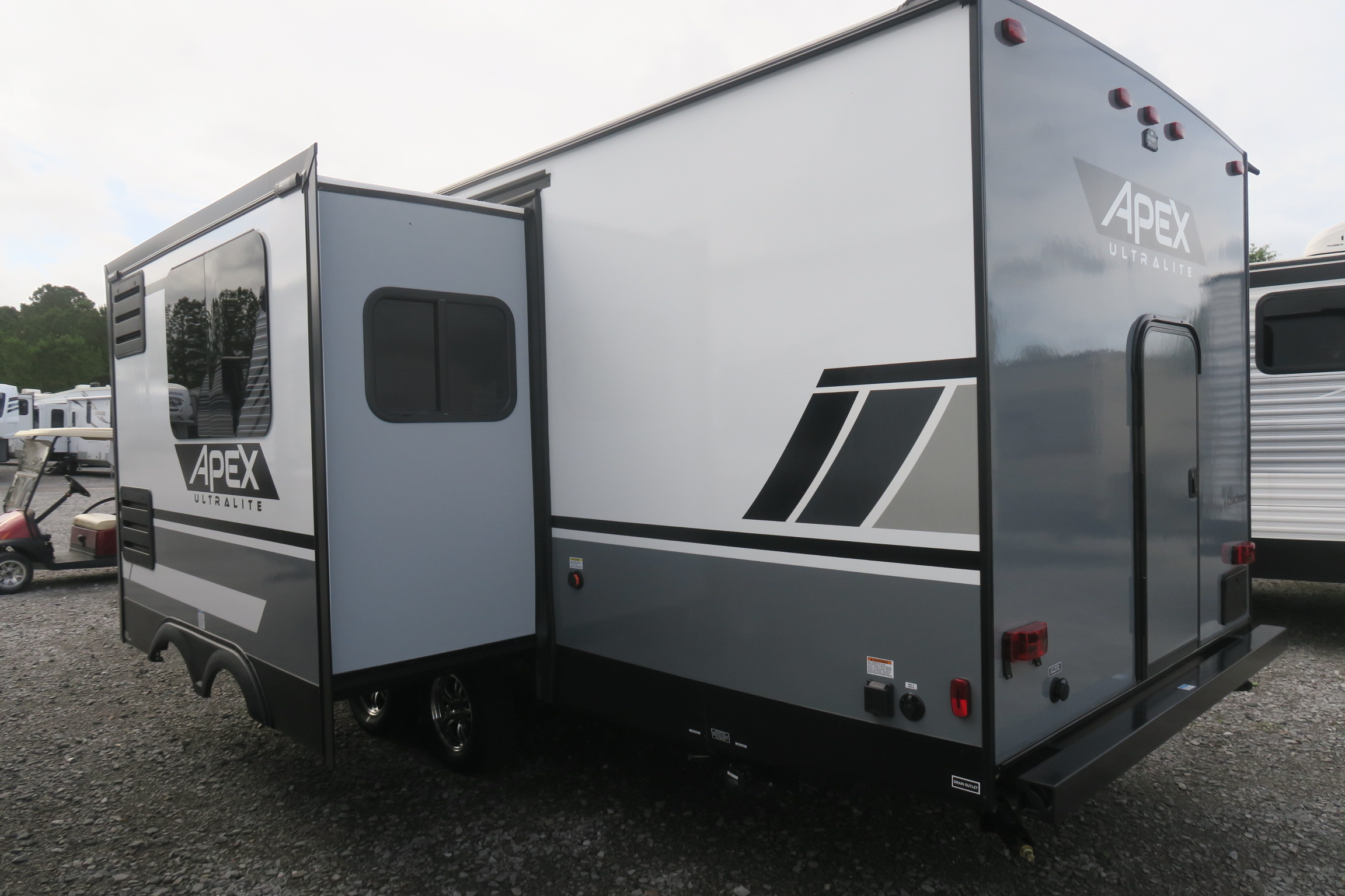 NEW 2021 APEX 256BHS - Overview | Berryland Campers