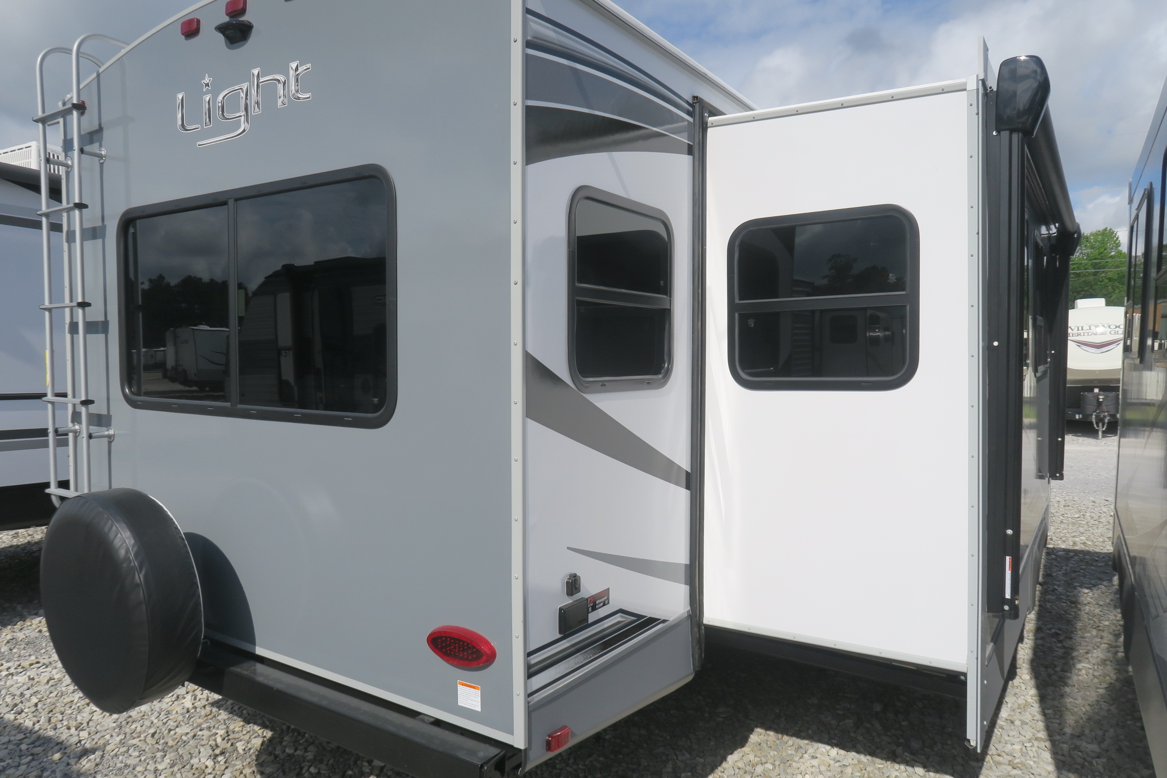 NEW 2021 OPEN RANGE LIGHT 290RLS - Overview | Berryland Campers