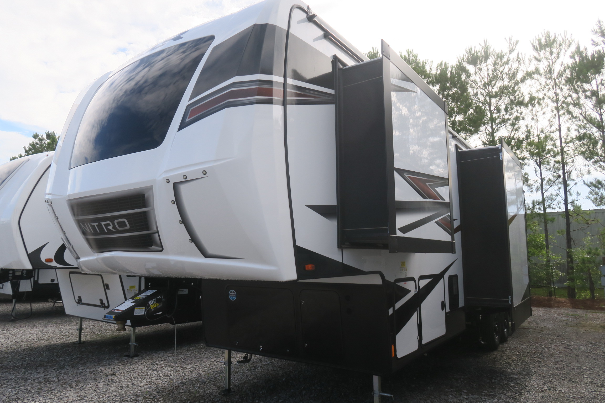 NEW 2021 XLR NITRO 321 - Overview | Berryland Campers