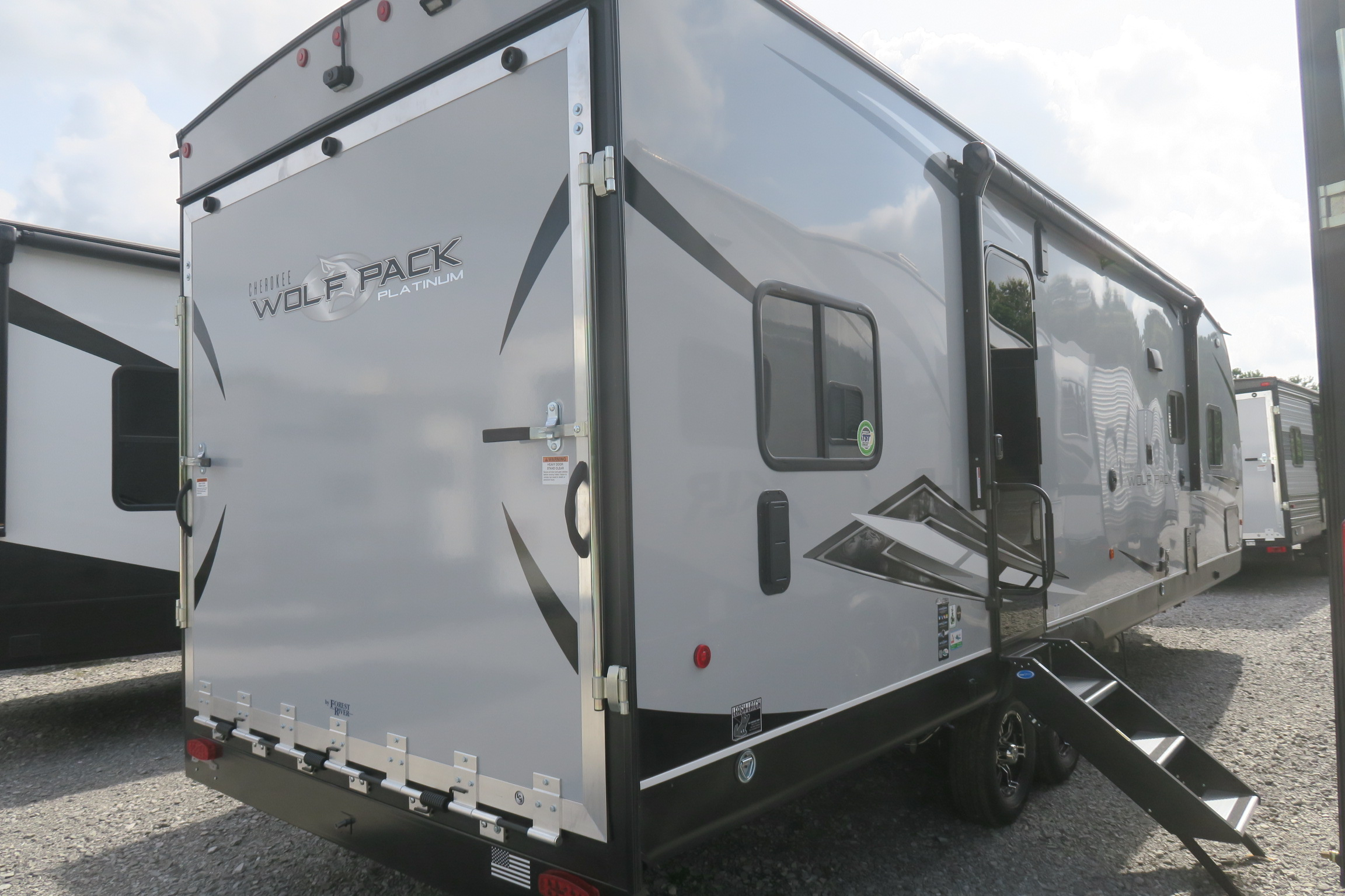 NEW 2021 CHEROKEE WOLF PACK 27PACK10 - Overview | Berryland Campers