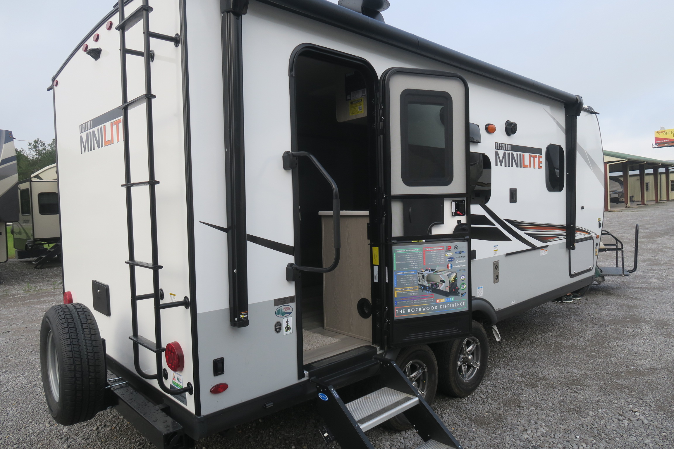 NEW 2021 ROCKWOOD MINI LITE 2109S - Overview | Berryland Campers