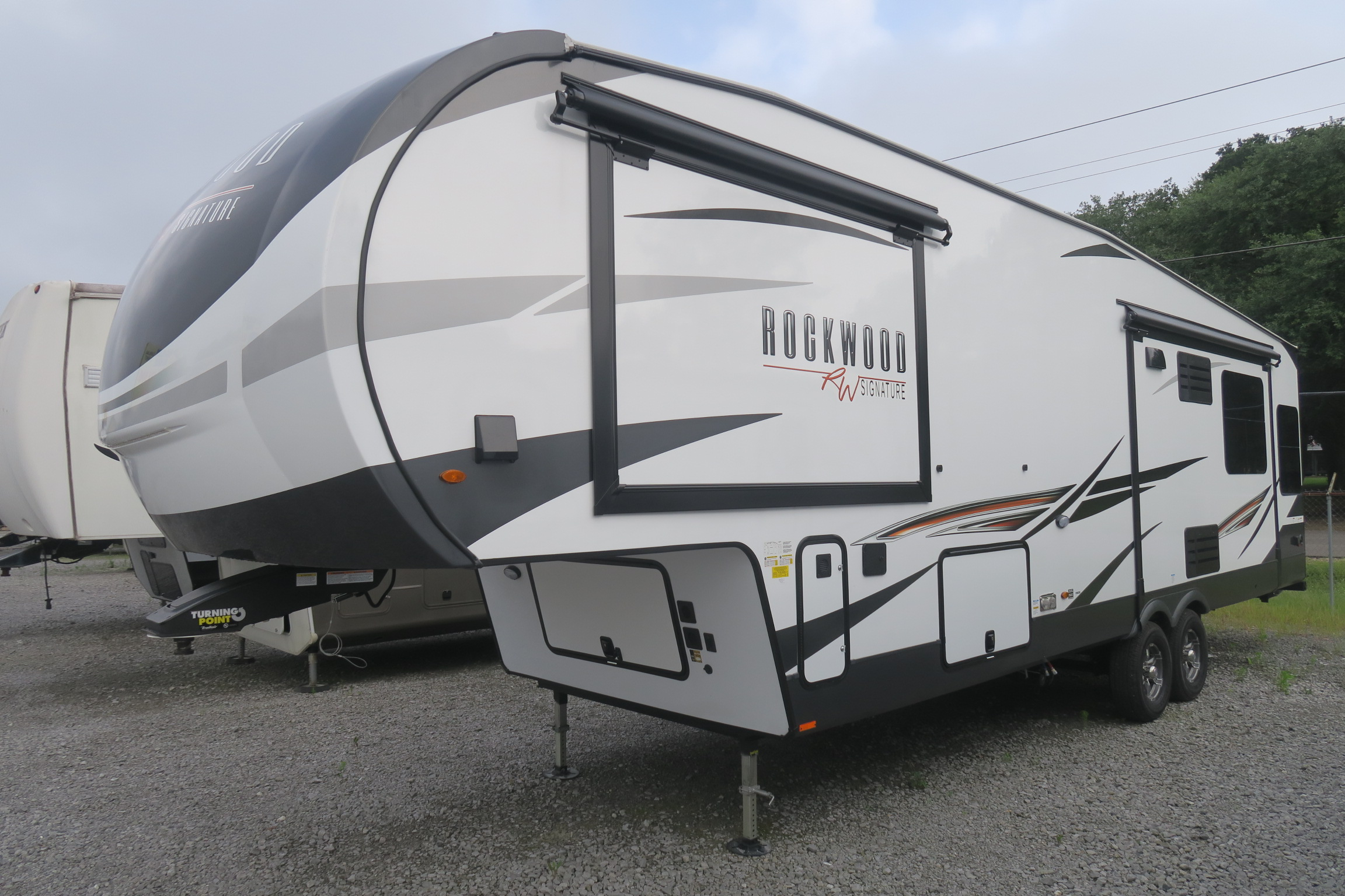 NEW 2021 ROCKWOOD SIGNATURE ULTRA LITE 8288SB - Overview | Berryland ...