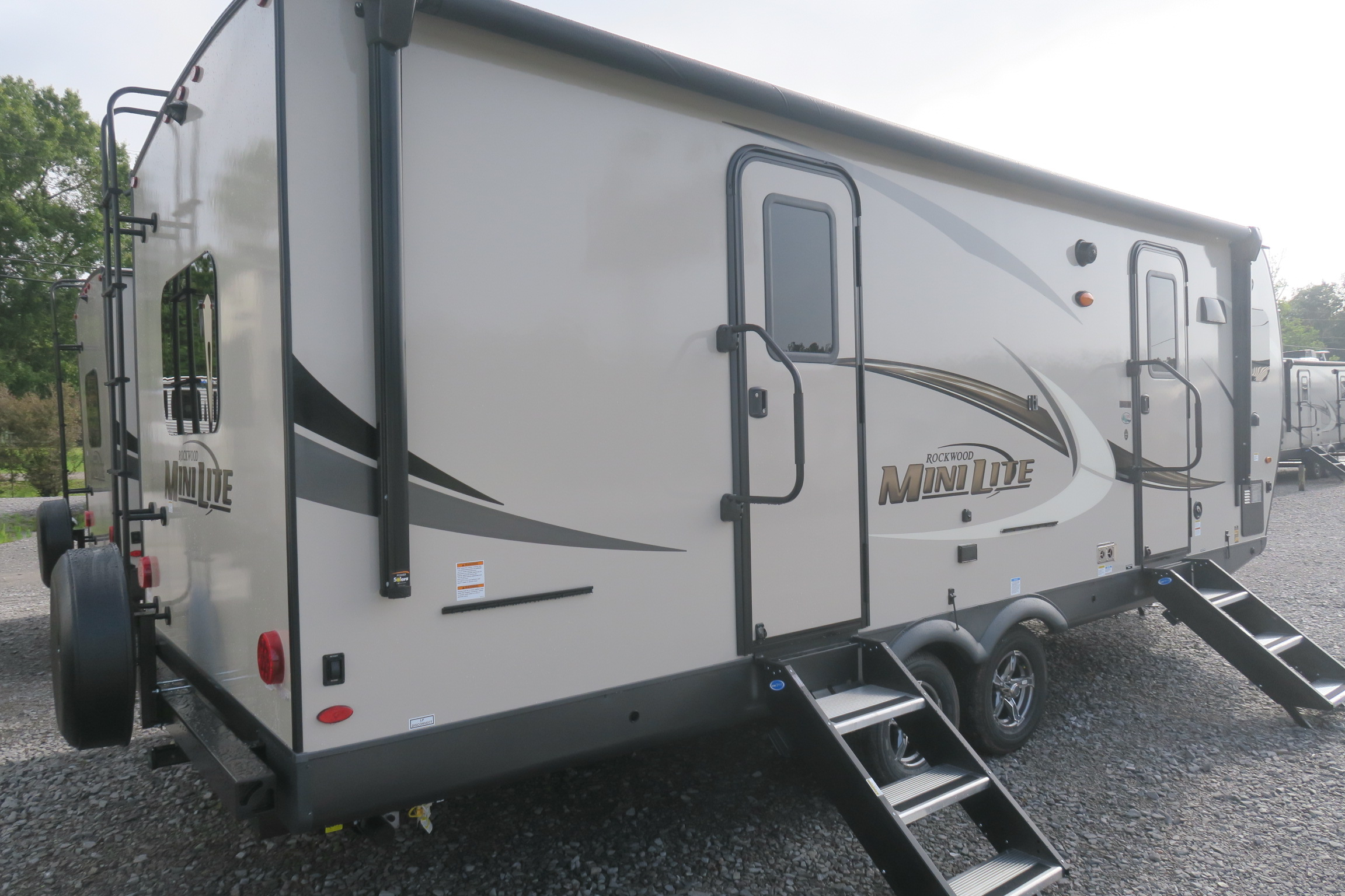 NEW 2021 ROCKWOOD MINI LITE 2516S - Overview | Berryland Campers