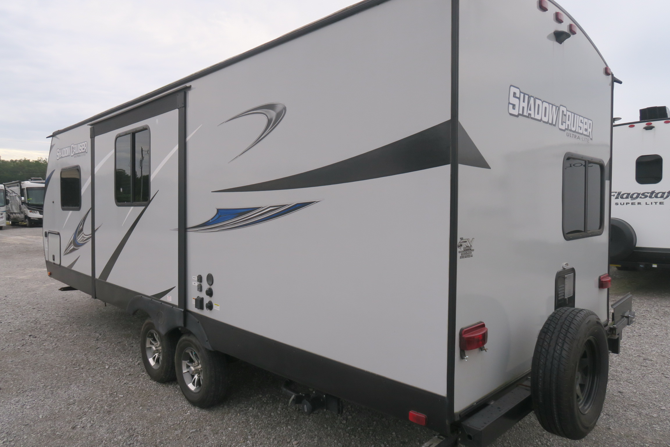 USED 2019 SHADOW CRUISER 240BHS - Overview | Berryland Campers
