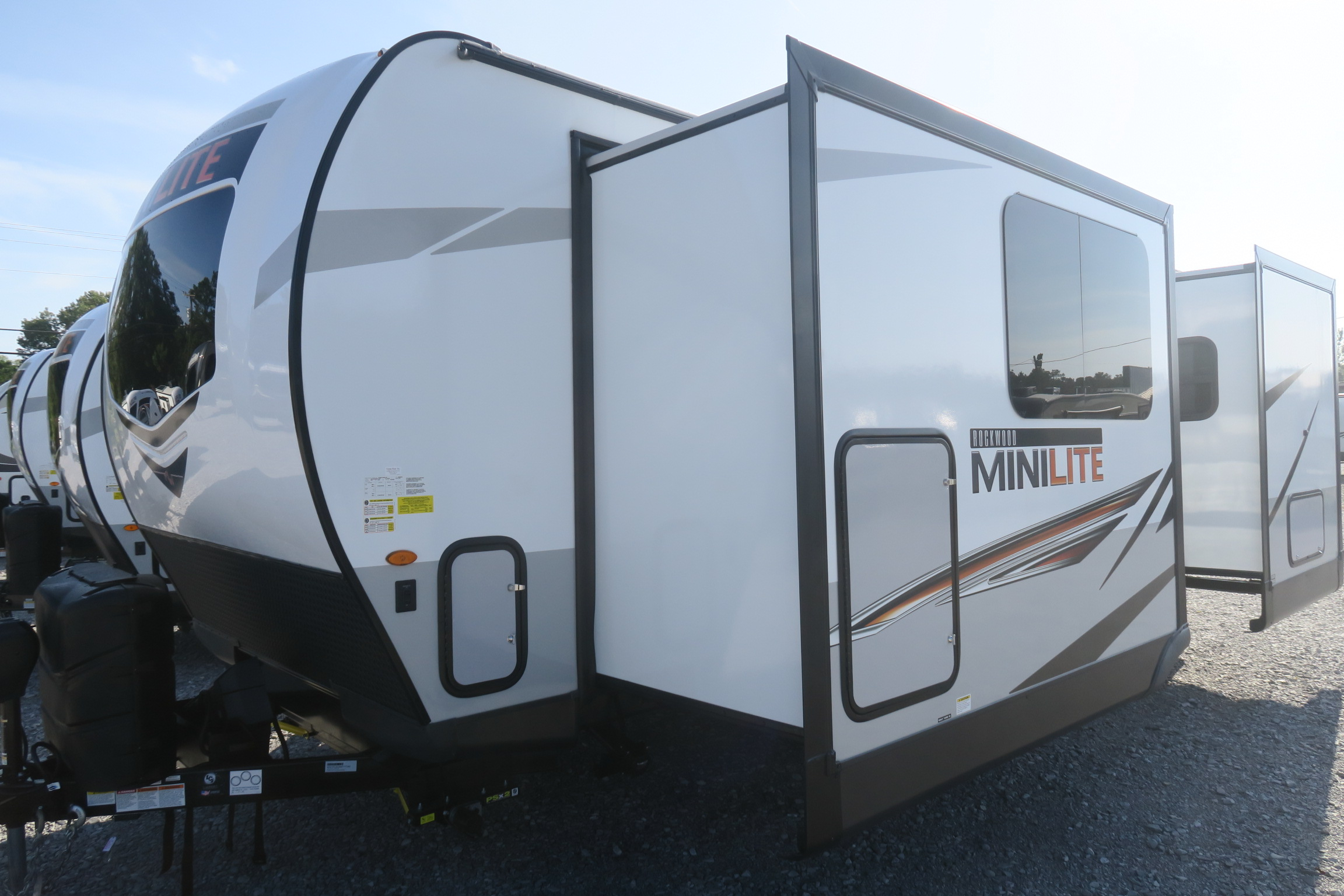 NEW 2021 ROCKWOOD MINI LITE 2516S - Overview | Berryland Campers