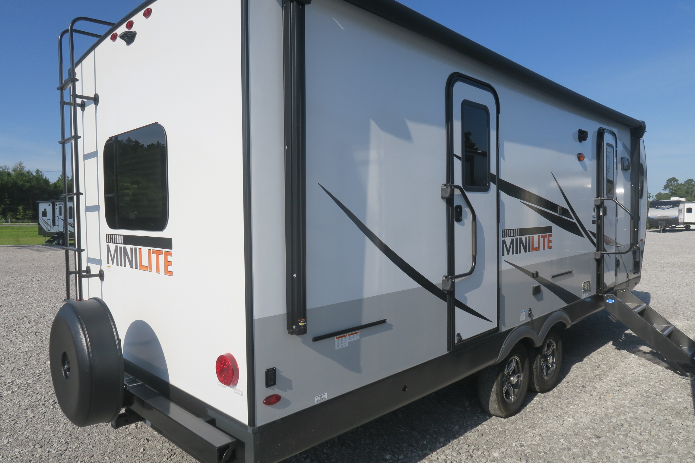 NEW 2021 ROCKWOOD MINI LITE 2516S - Overview | Berryland Campers