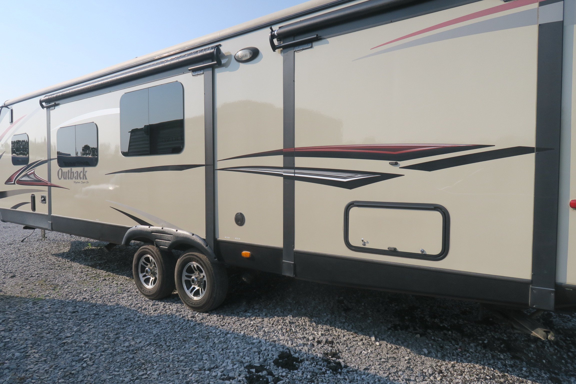 USED 2014 OUTBACK 310TB - Overview | Berryland Campers