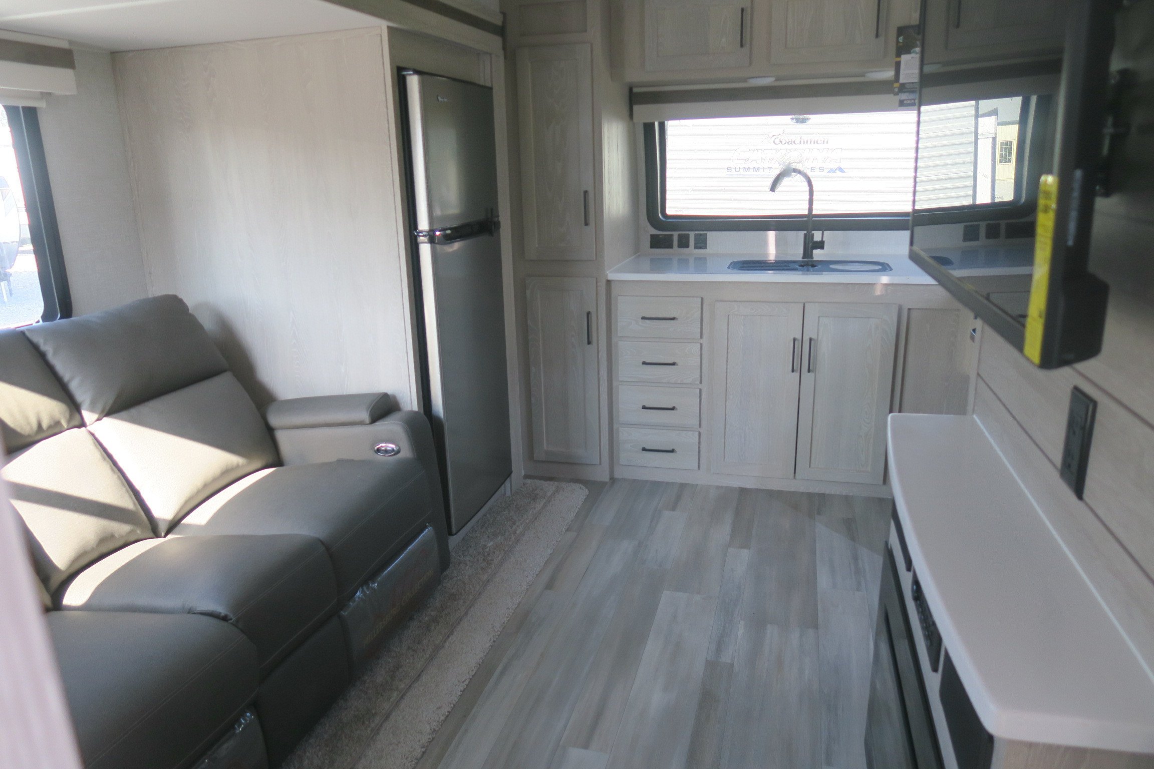 NEW 2022 ROCKWOOD MINI LITE 2516S - Overview | Berryland Campers