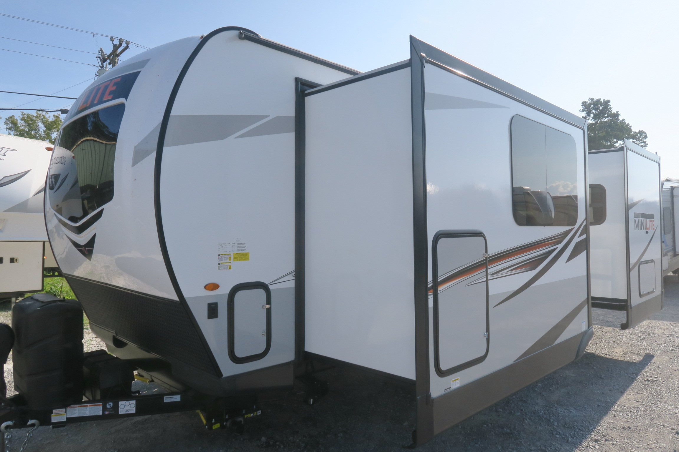 NEW 2022 ROCKWOOD MINI LITE 2516S - Overview | Berryland Campers