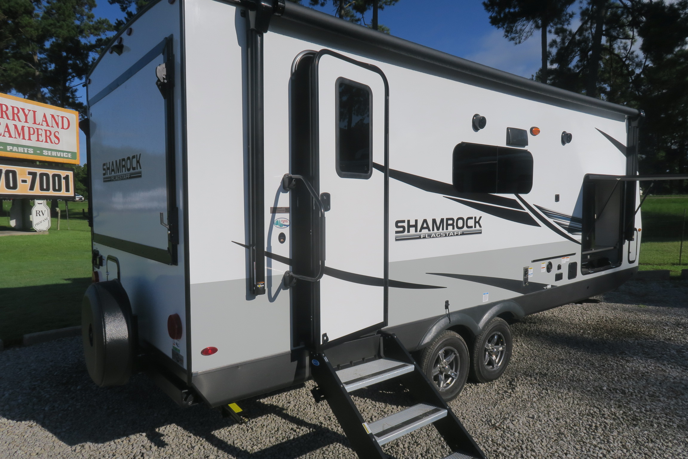 NEW 2022 FLAGSTAFF SHAMROCK 235S - Overview | Berryland Campers