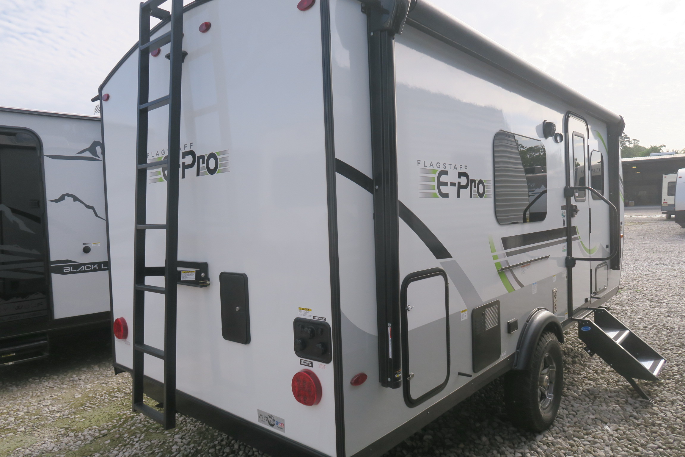 NEW 2022 FLAGSTAFF E-PRO 19FDS - Overview | Berryland Campers