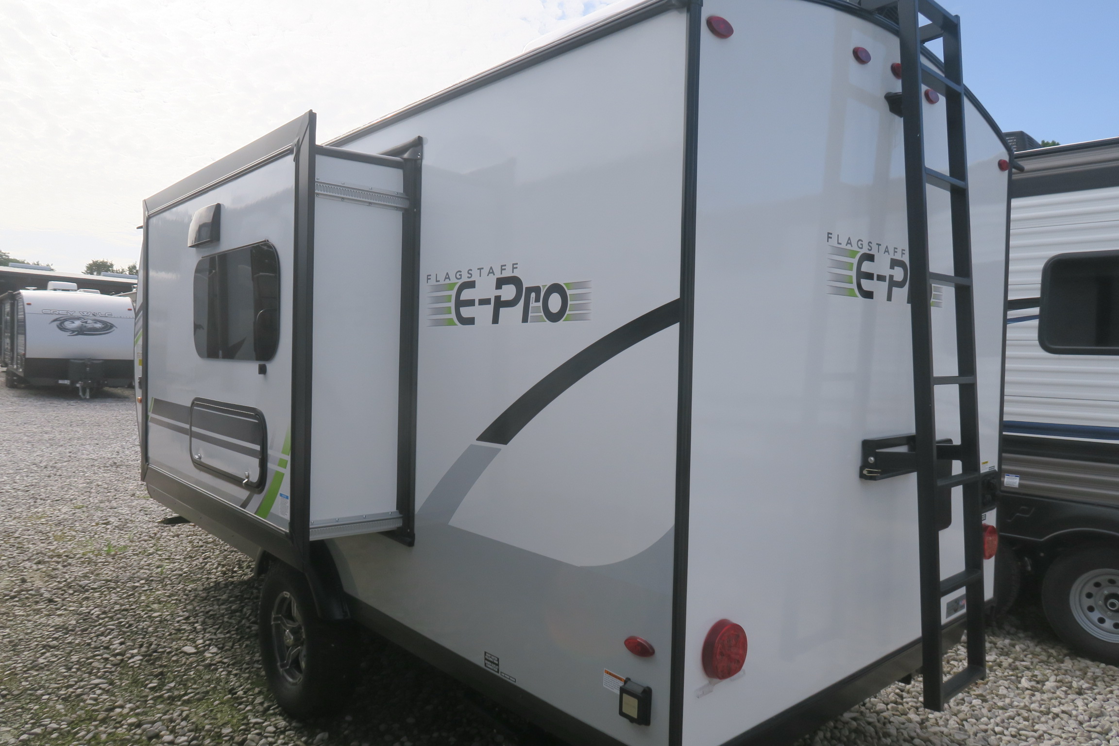 NEW 2022 FLAGSTAFF E-PRO 19FDS - Overview | Berryland Campers