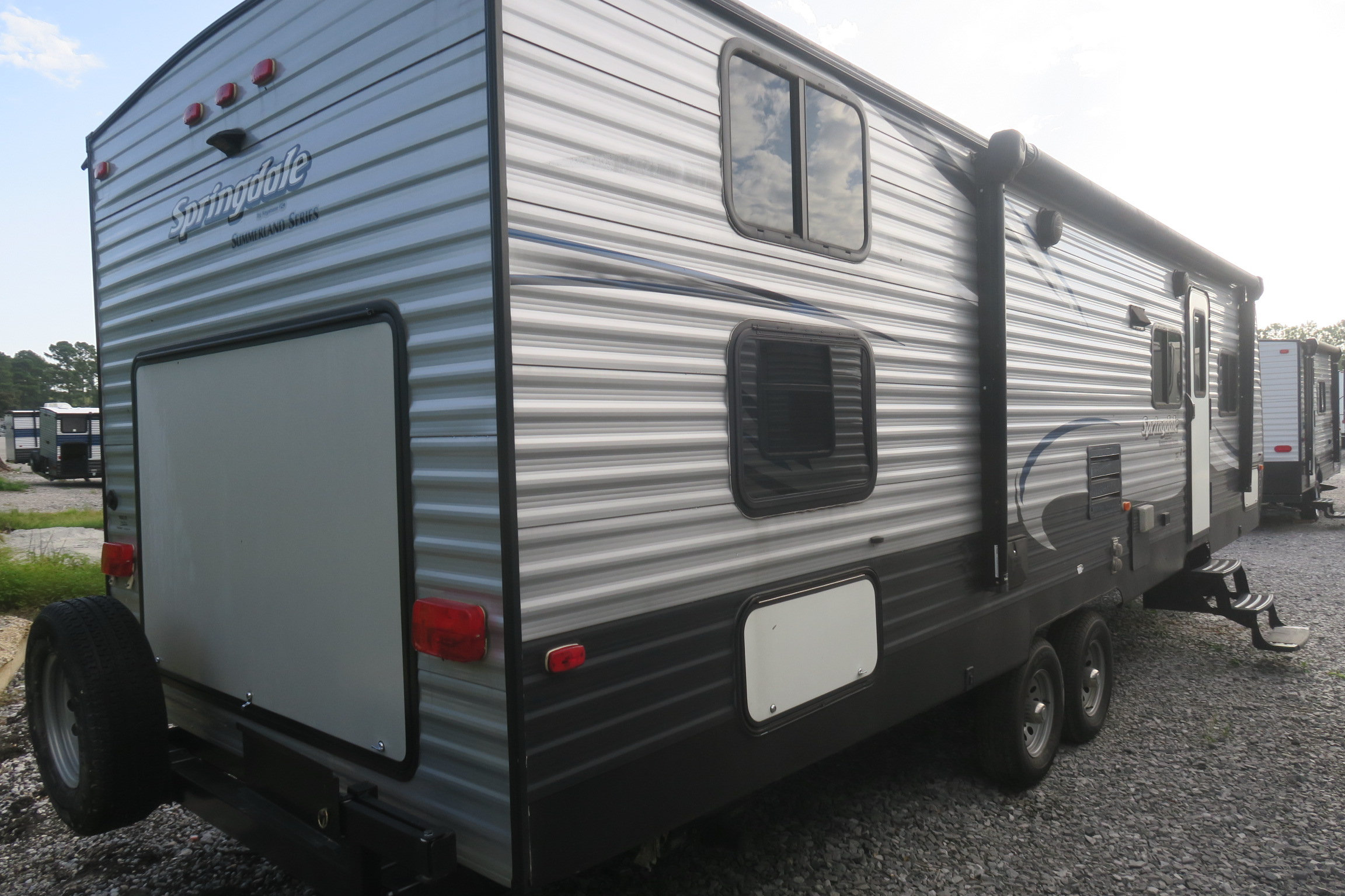 USED 2018 SPRINGDALE SUMMERLAND 2960BH - Overview | Berryland Campers