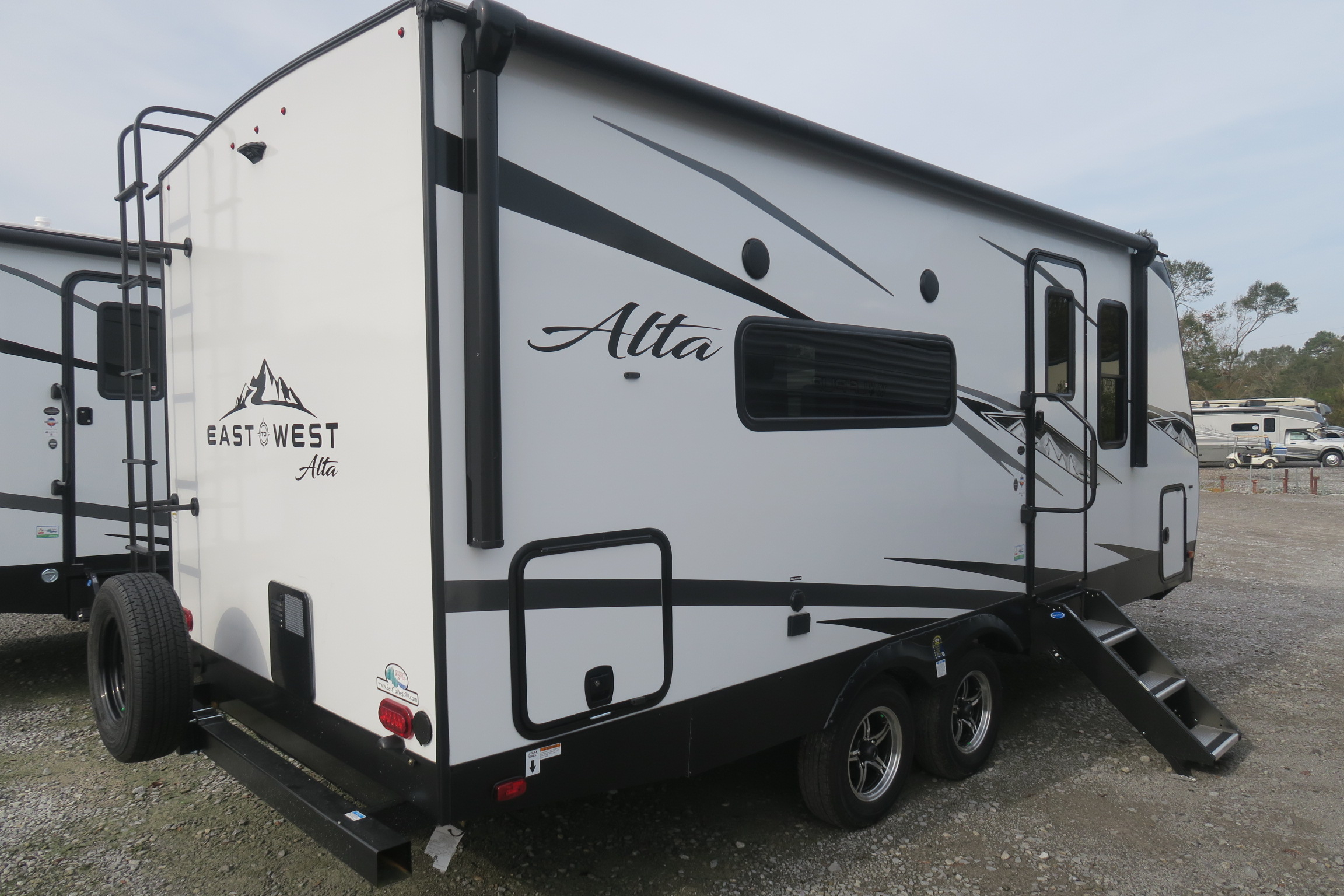 NEW 2022 ALTA 1900MMK - Overview | Berryland Campers