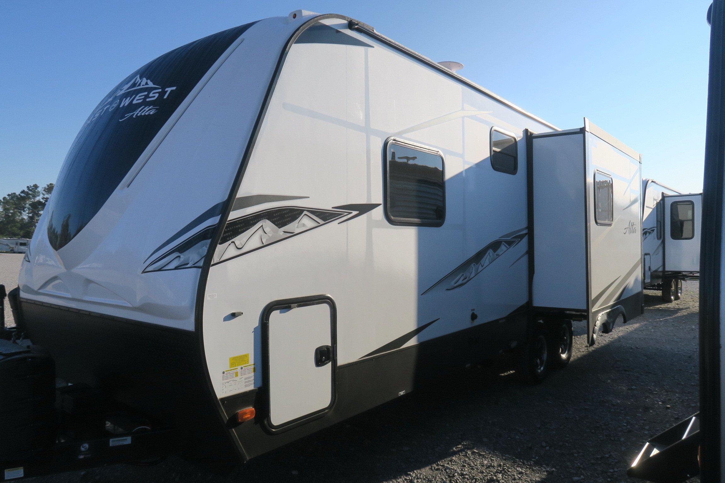 NEW 2022 ALTA 2350KRK - Overview | Berryland Campers