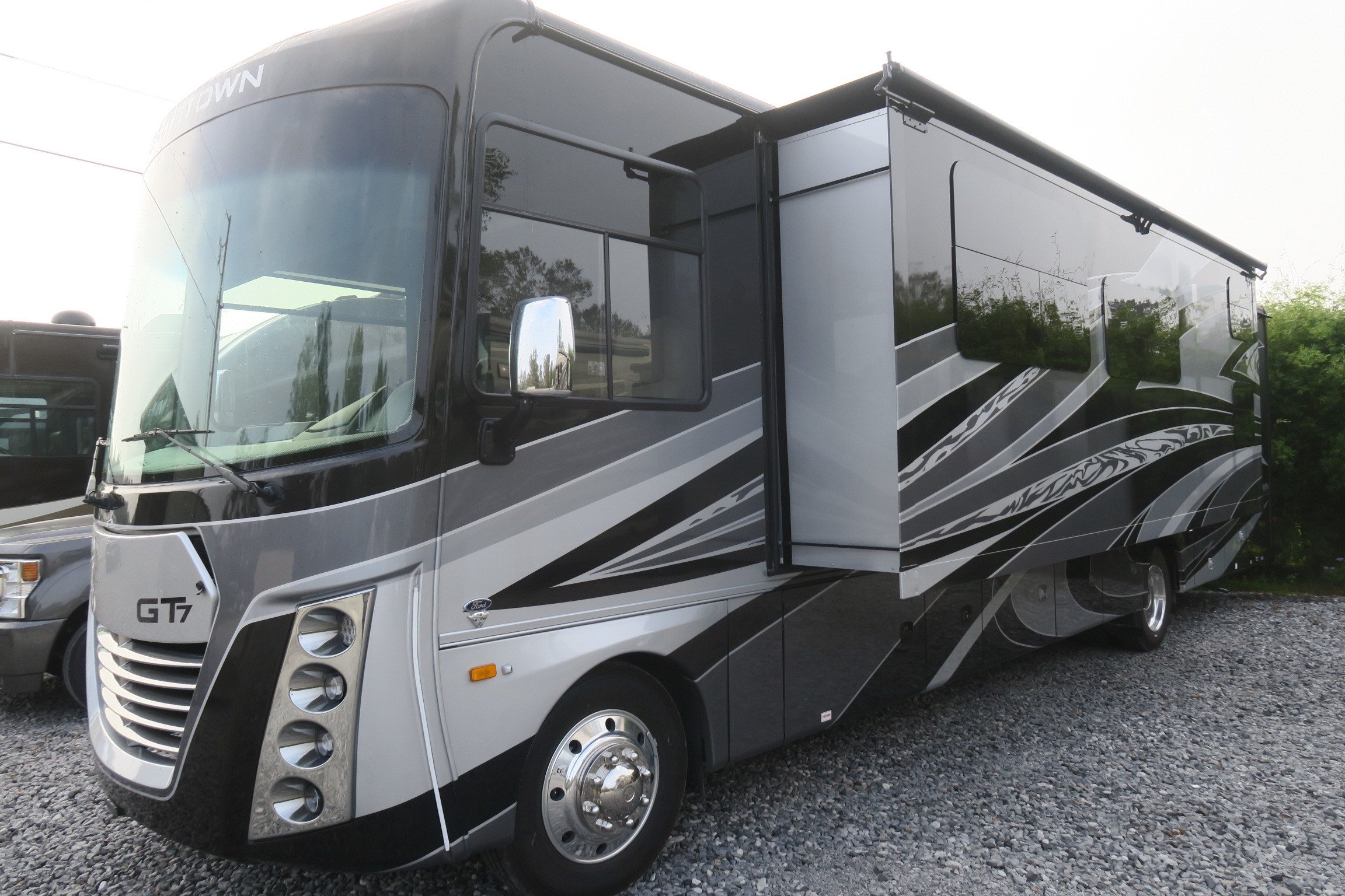 NEW 2022 GEORGETOWN 7 SERIES GT7 36K7 - Overview | Berryland Campers