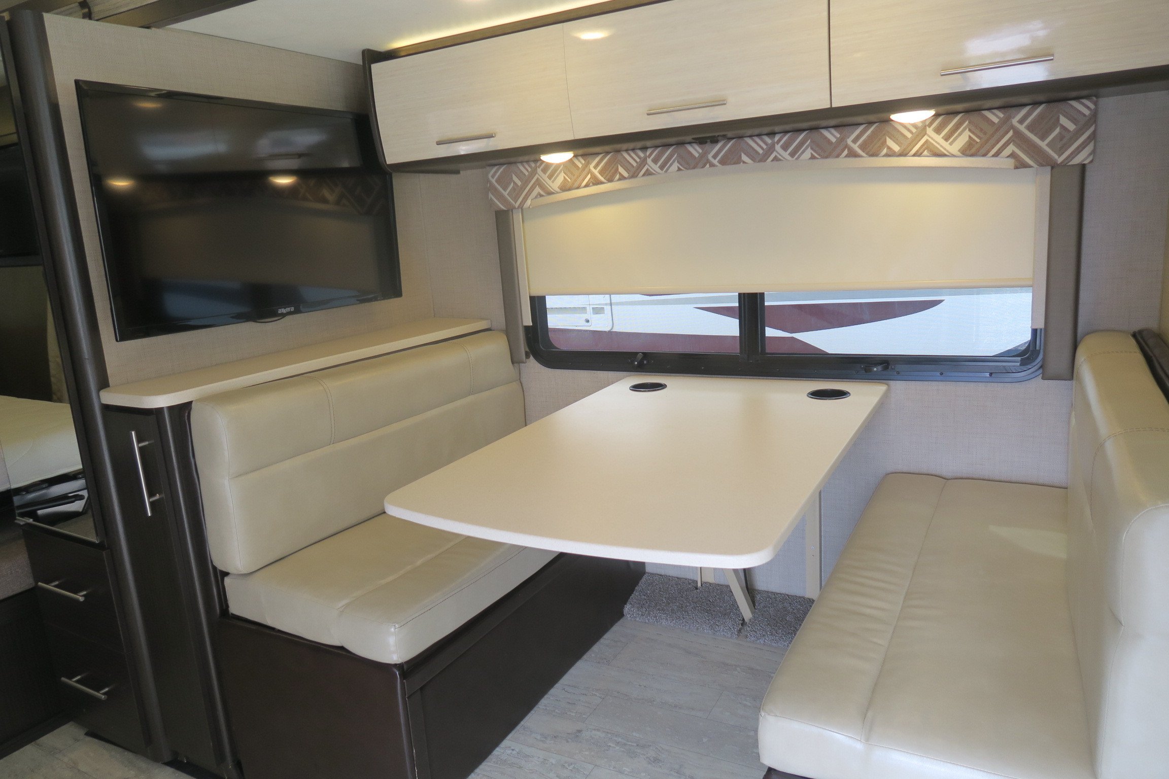 USED 2018 AXIS 25.6 - Overview | Berryland Campers