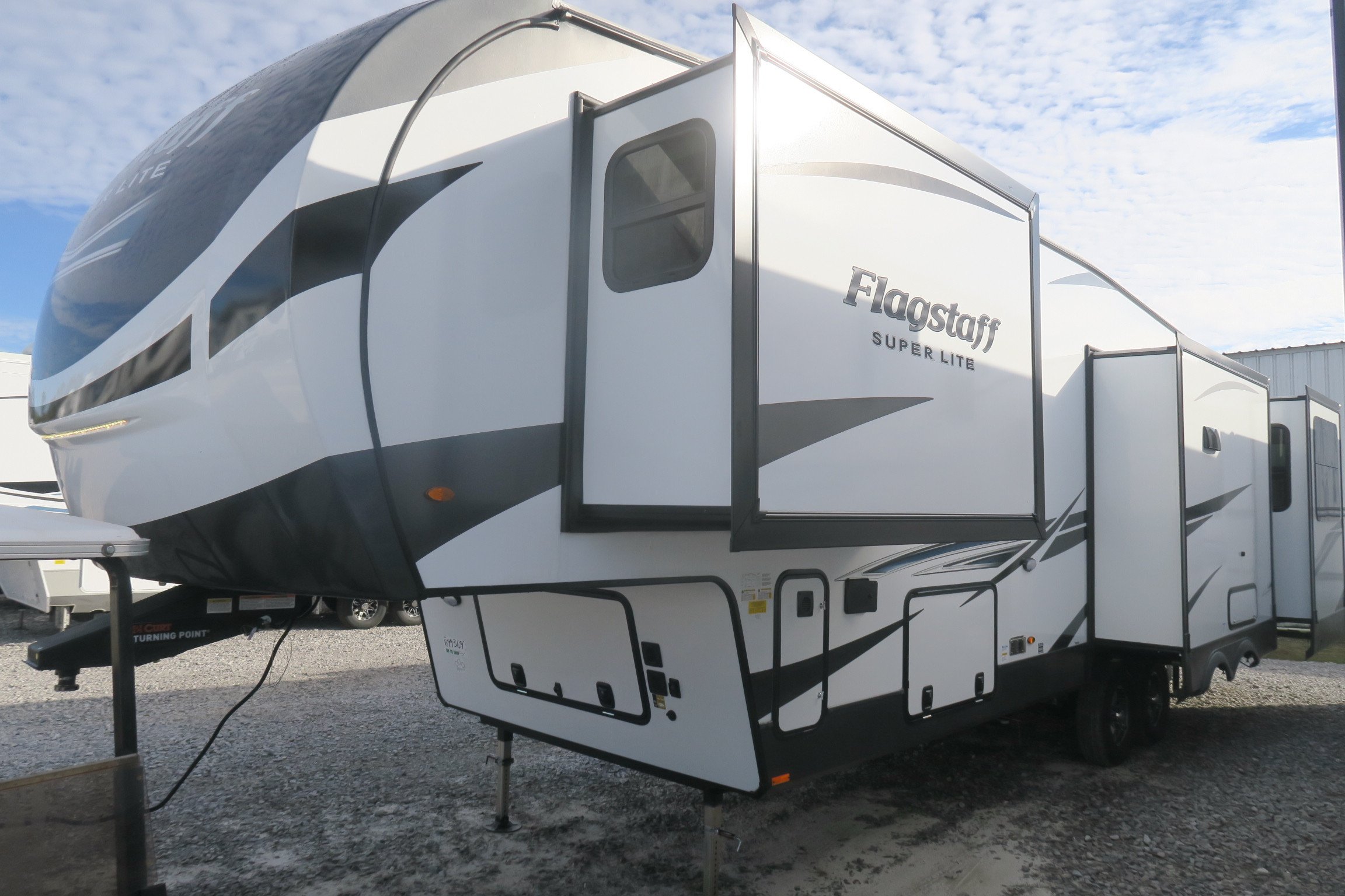 NEW 2022 FLAGSTAFF SUPER LITE 529RLBS - Overview | Berryland Campers