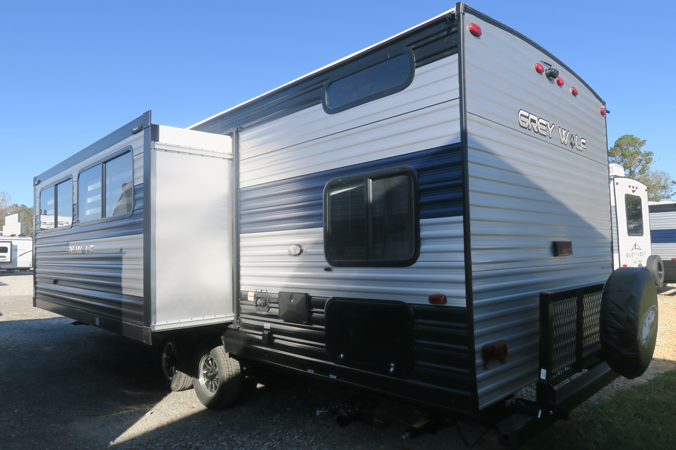 NEW 2022 CHEROKEE GREY WOLF 26DBH - Overview | Berryland Campers