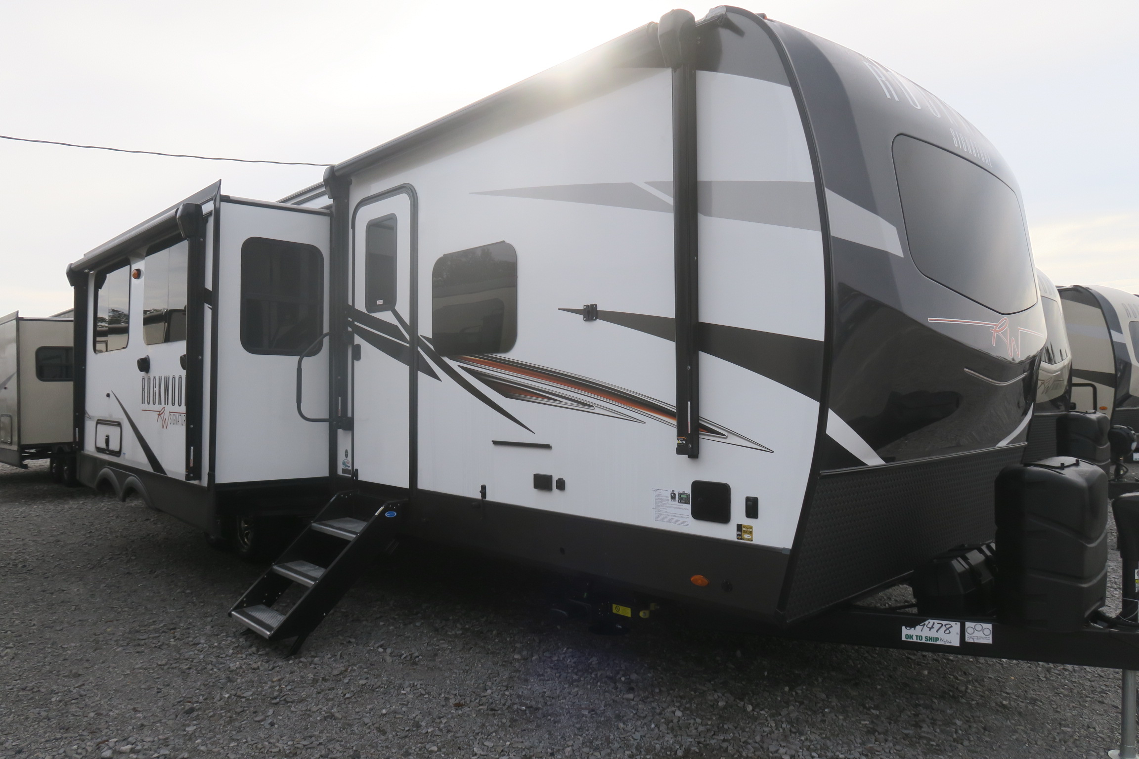 NEW 2022 ROCKWOOD SIGNATURE ULTRA LITE 8336BH - Overview | Berryland ...