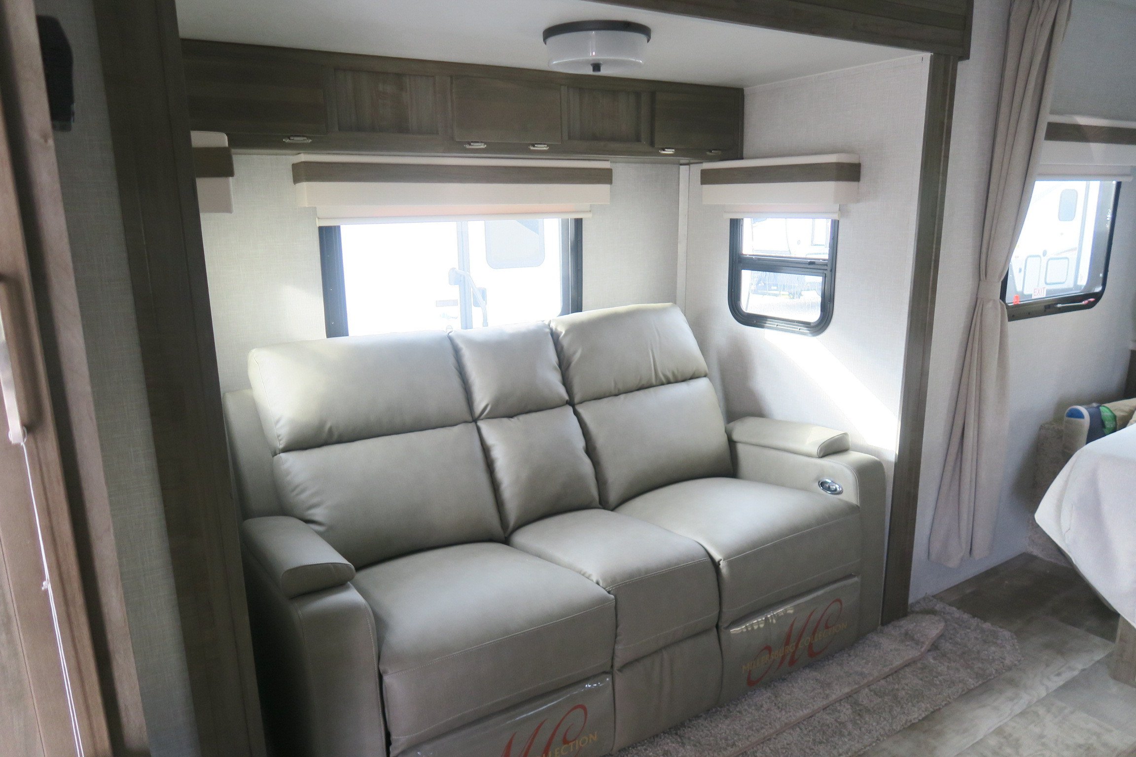 NEW 2022 ROCKWOOD MINI LITE 2205S - Overview | Berryland Campers