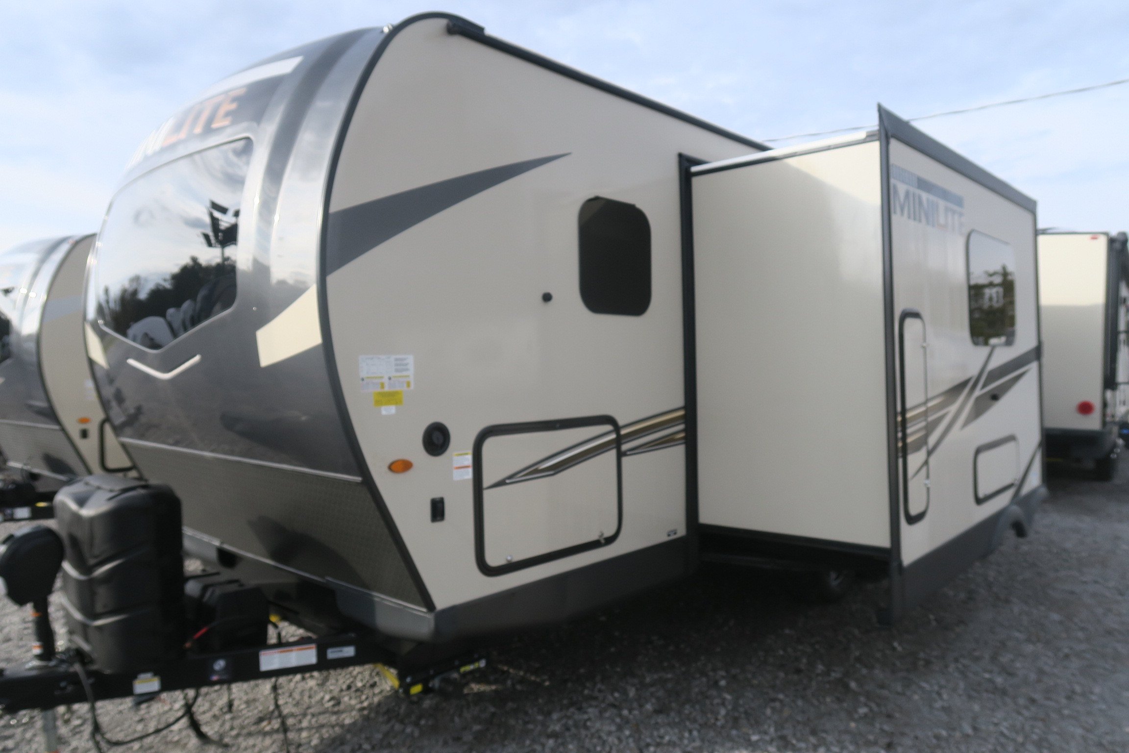 NEW 2022 ROCKWOOD MINI LITE 2509S - Overview | Berryland Campers