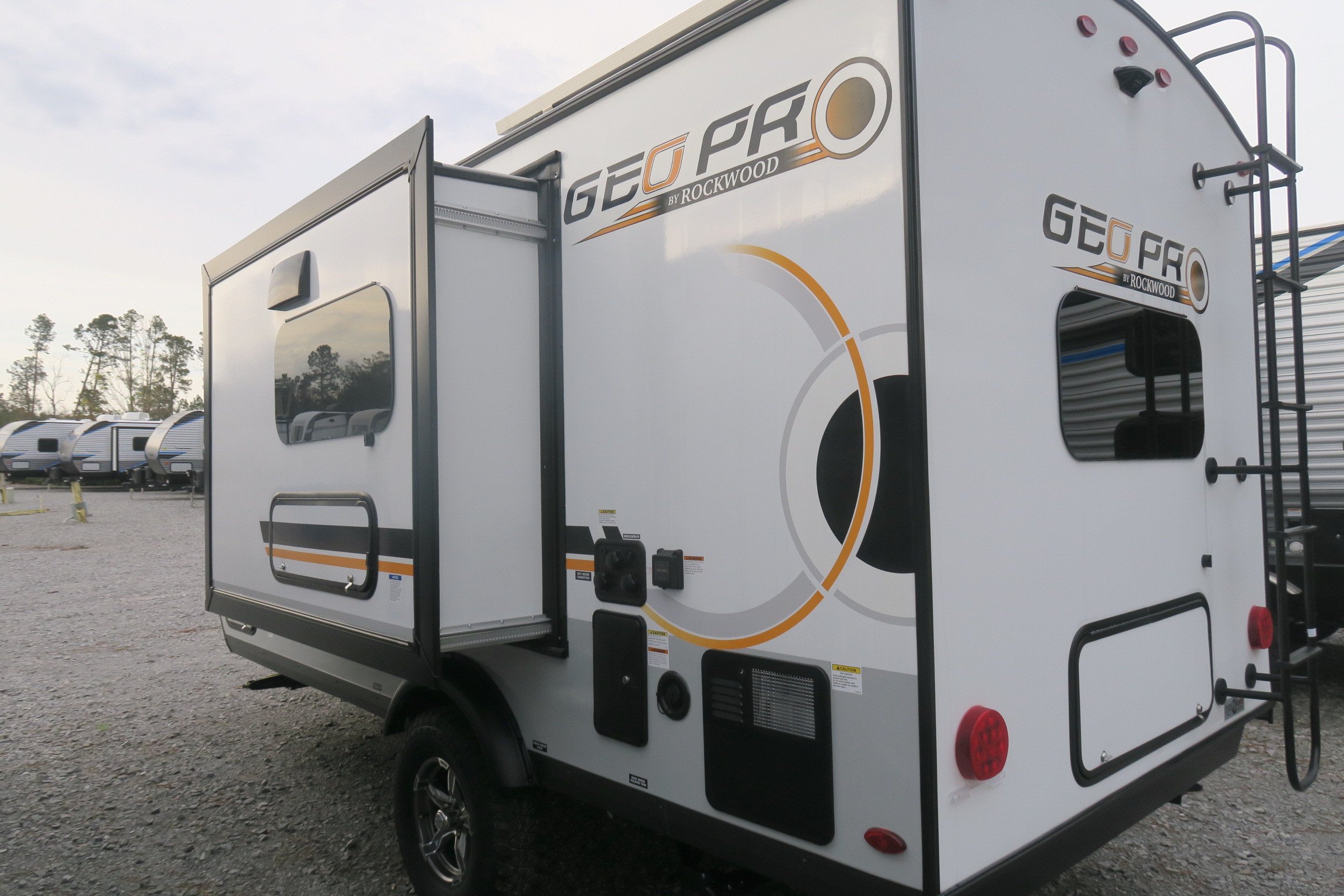 NEW 2022 ROCKWOOD GEO PRO 16BH - Overview | Berryland Campers