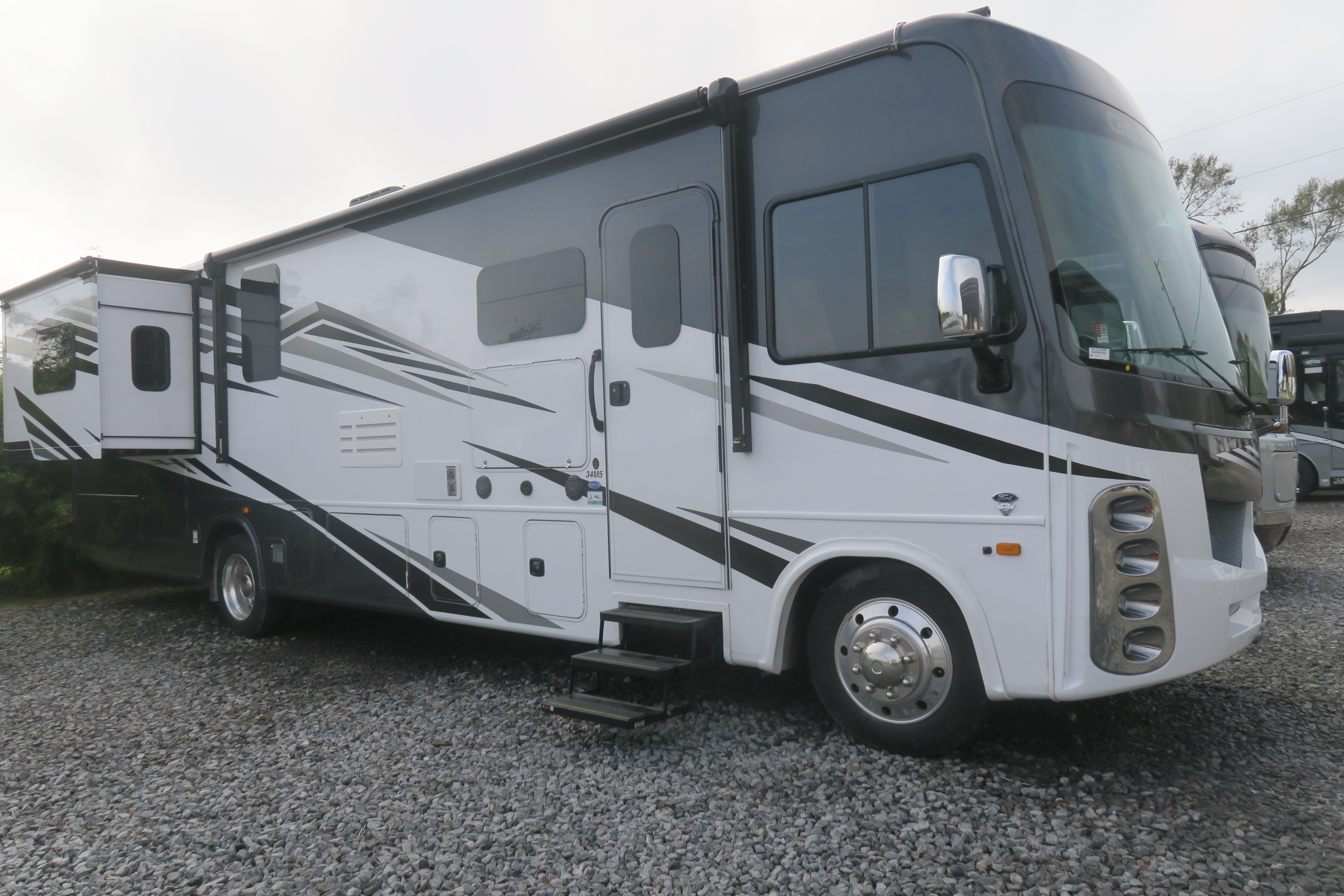 NEW 2022 GEORGETOWN 5 SERIES GT5 34M - Overview | Berryland Campers