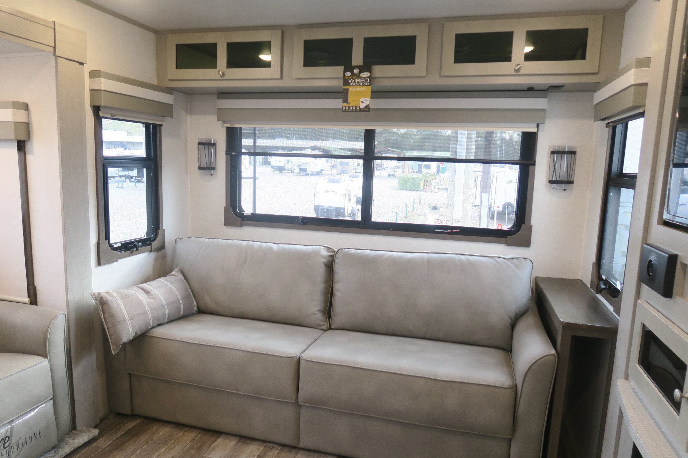 NEW 2022 COLUMBUS RIVER RANCH 390RL - Overview | Berryland Campers