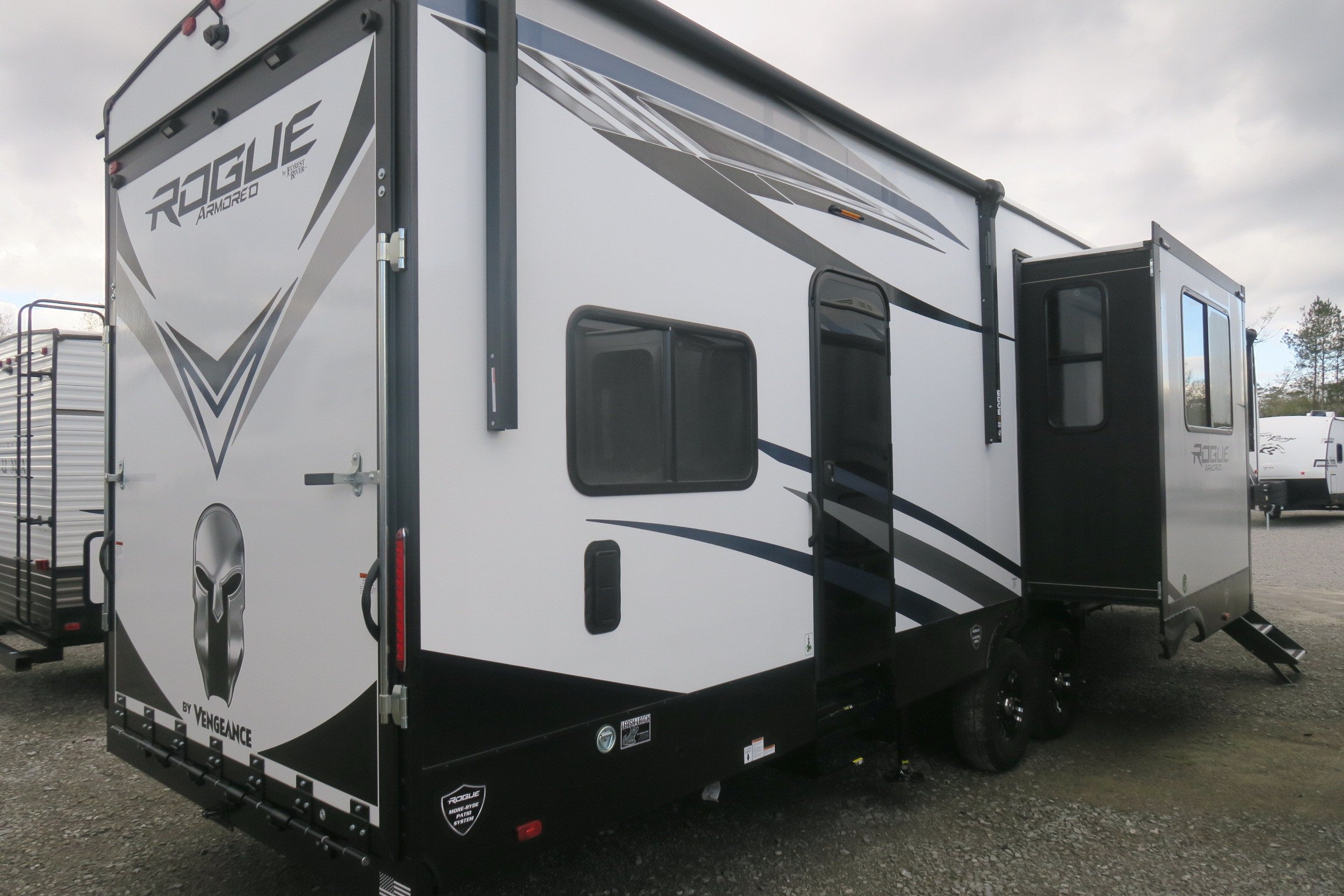 NEW 2022 VENGEANCE ROGUE ARMORED 351G2 - Overview | Berryland Campers