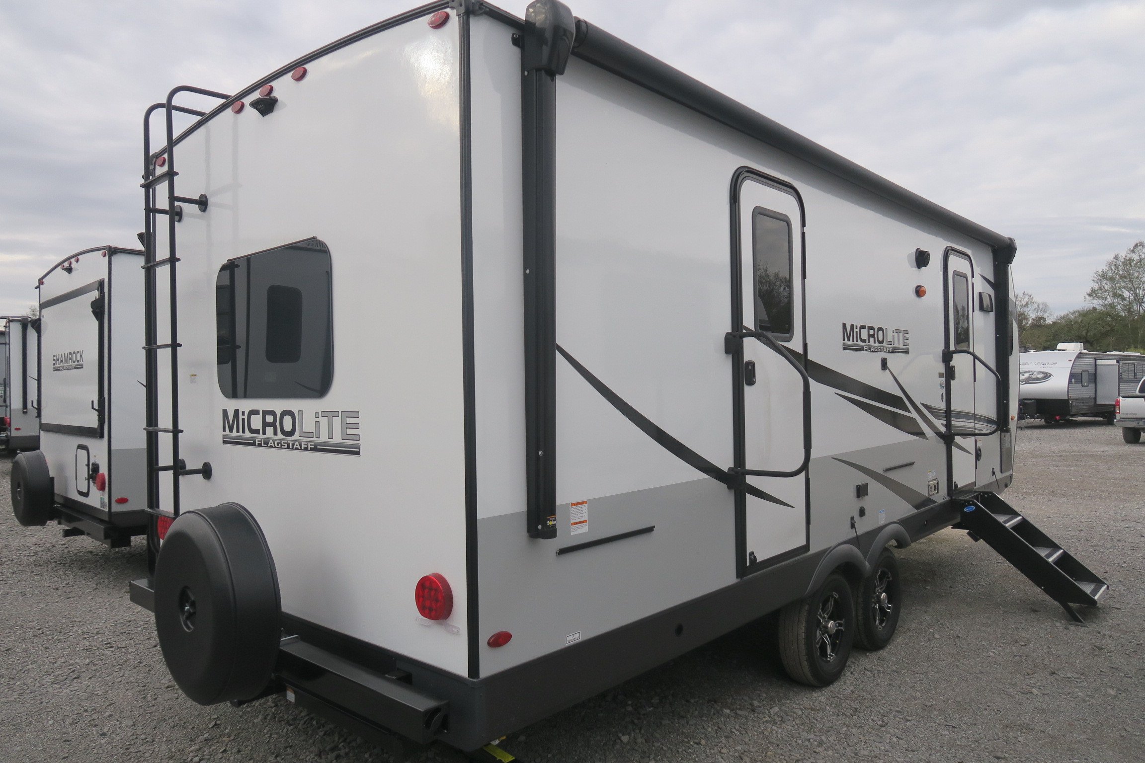 NEW 2022 FLAGSTAFF MICRO LITE 25FKBS - Overview | Berryland Campers