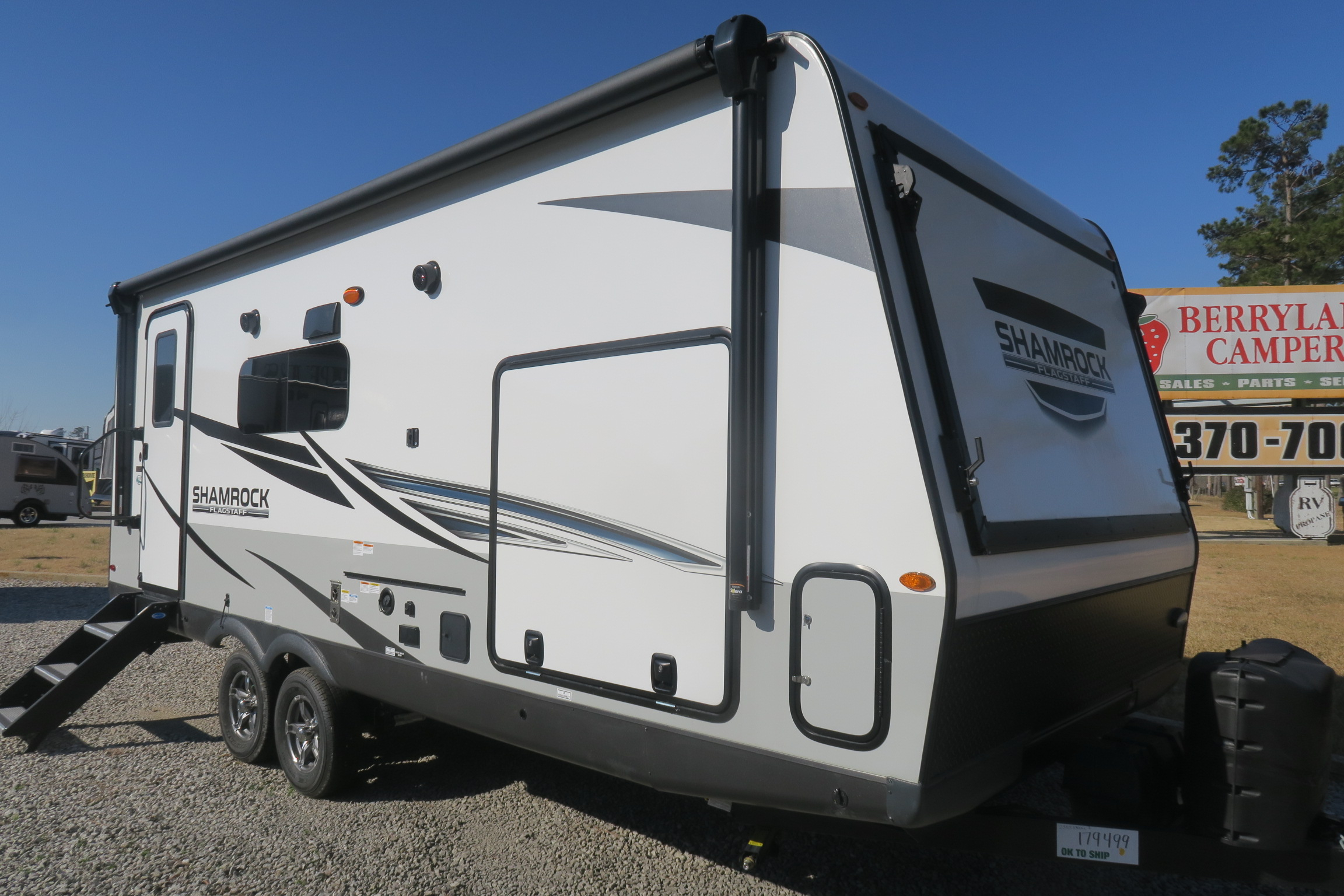 NEW 2022 FLAGSTAFF SHAMROCK 235S - Overview | Berryland Campers