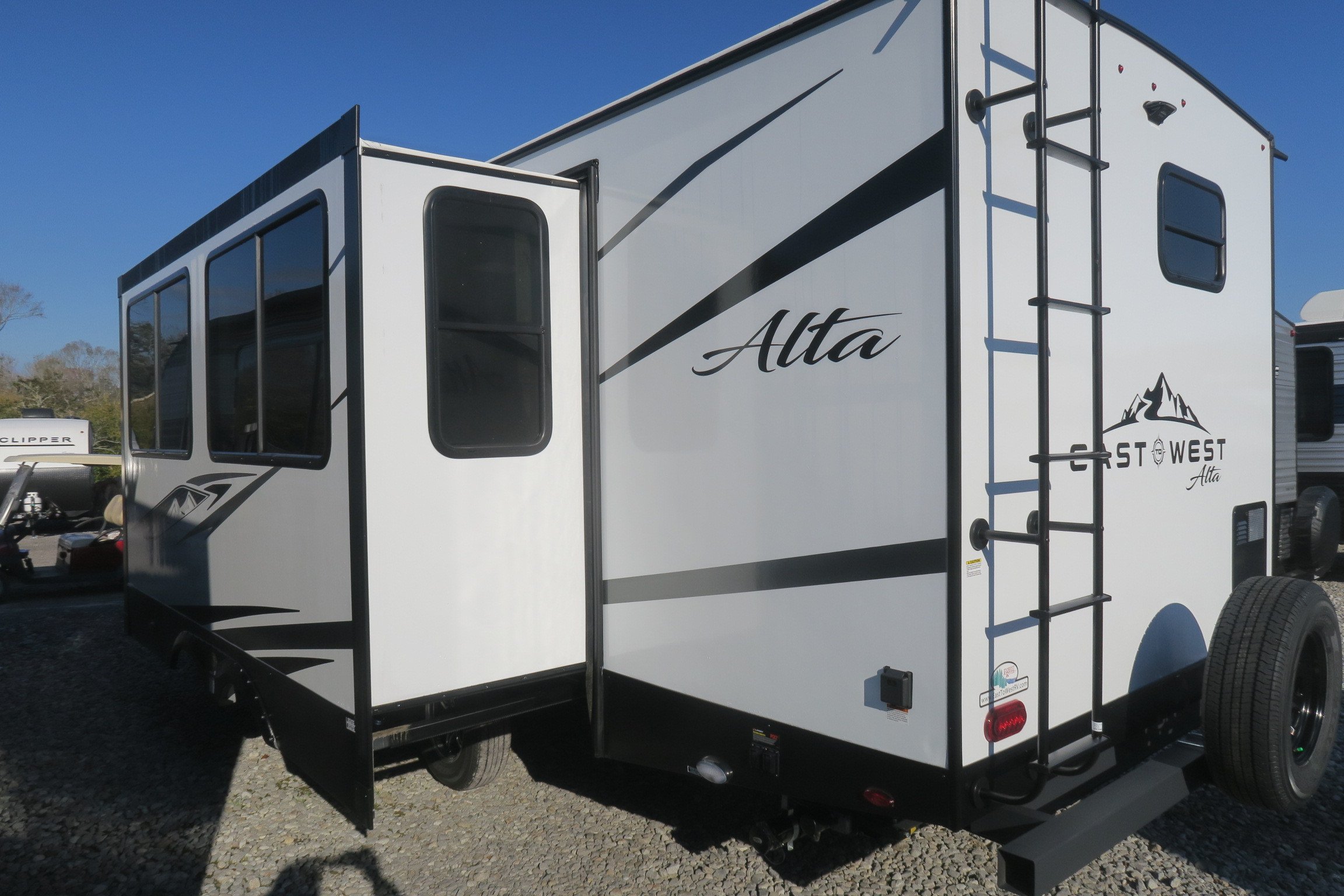 NEW 2022 ALTA 2600KRB - Overview | Berryland Campers