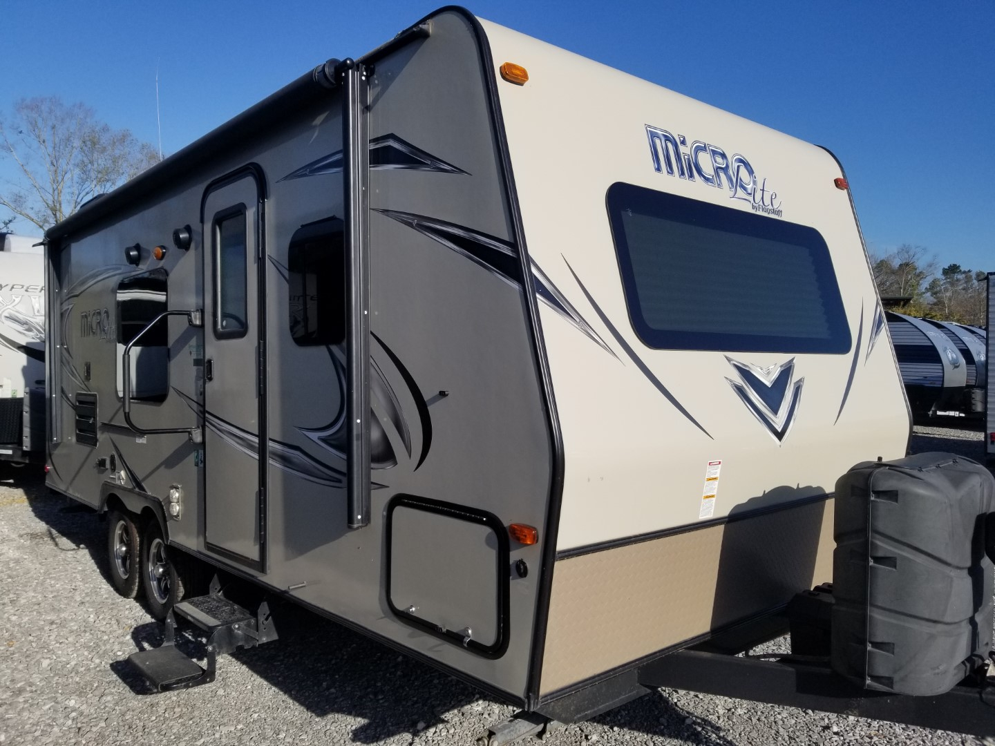 USED 2018 FLAGSTAFF MICRO LITE 23LB - Overview | Berryland Campers