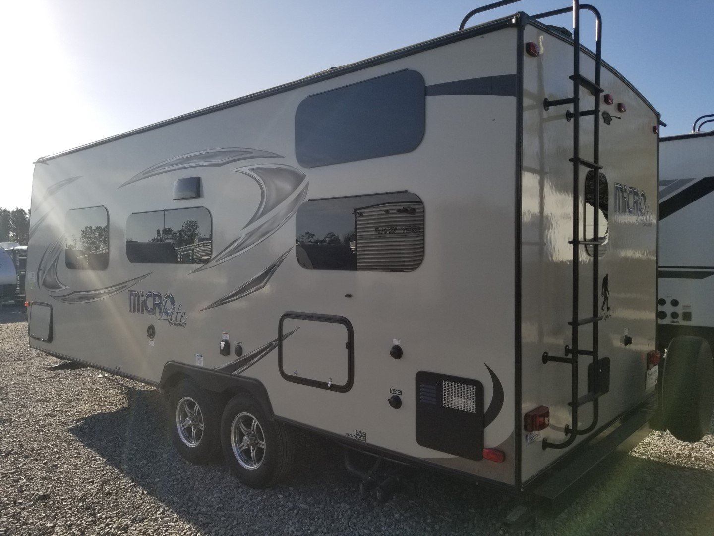 USED 2018 FLAGSTAFF MICRO LITE 23LB - Overview | Berryland Campers