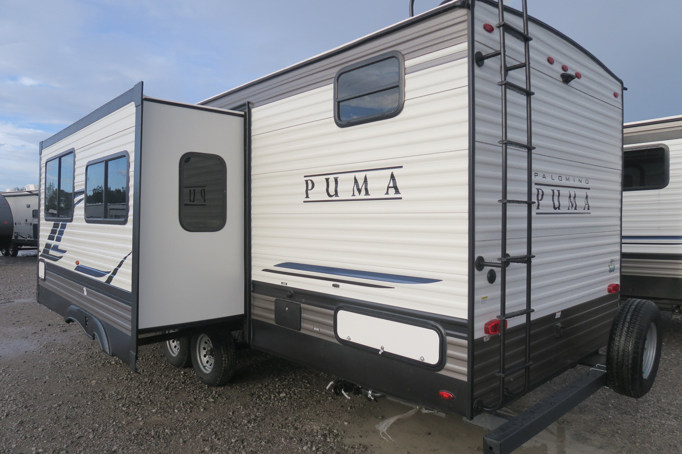 NEW 2022 PUMA 28DBFQ - Overview | Berryland Campers