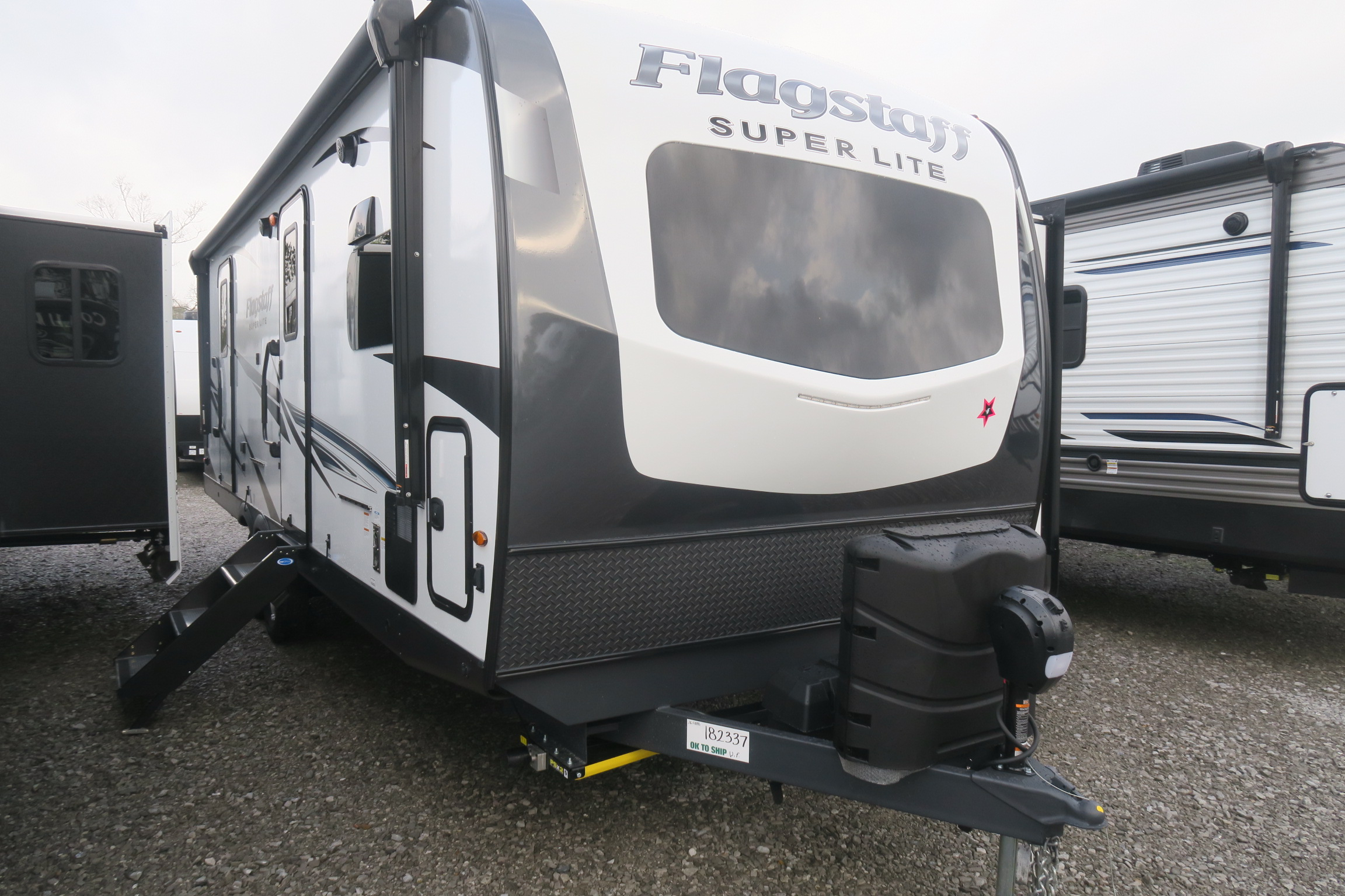 NEW 2022 FLAGSTAFF SUPER LITE 26FKBS - Overview | Berryland Campers