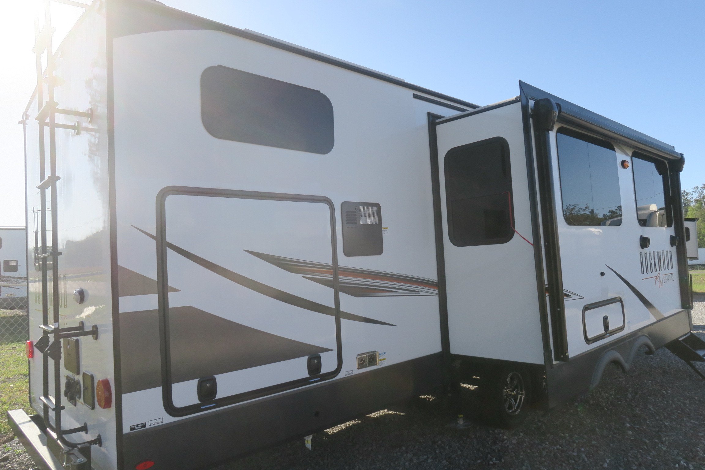 NEW 2022 ROCKWOOD SIGNATURE ULTRA LITE 8336BH - Overview | Berryland ...