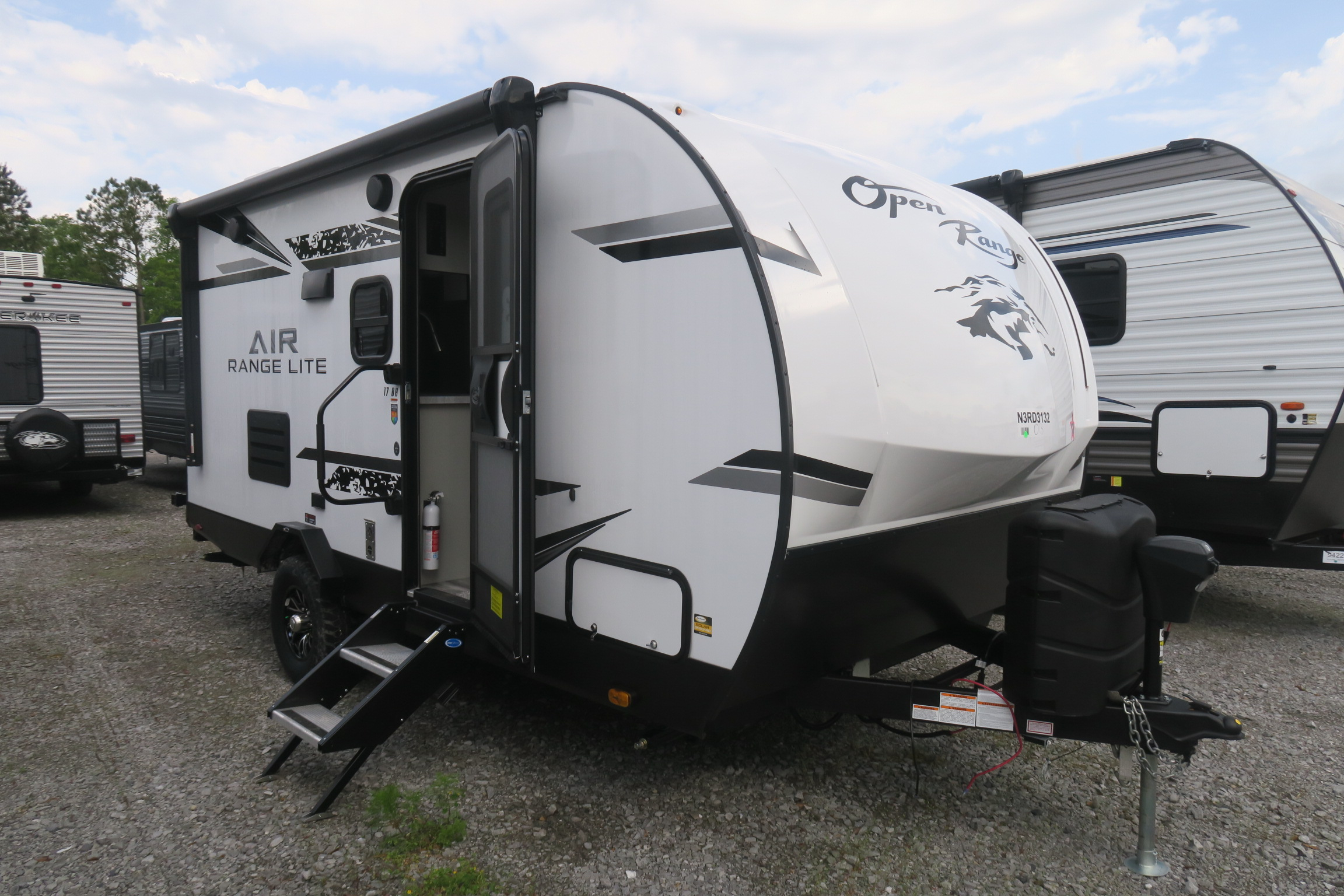 NEW 2022 OPEN RANGE RANGE LITE AIR 17BH - Overview | Berryland Campers