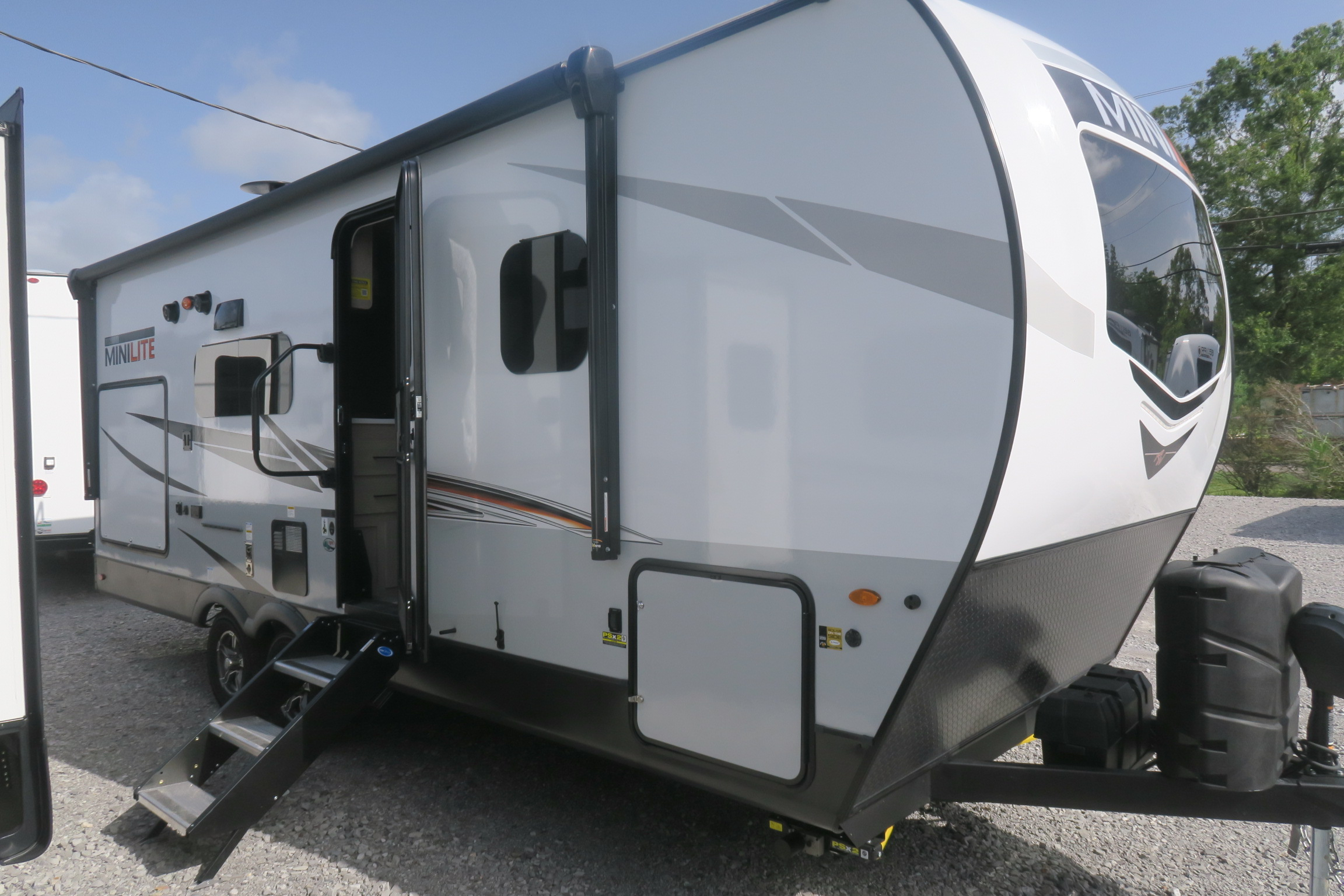 NEW 2022 ROCKWOOD MINI LITE 2513S - Overview | Berryland Campers