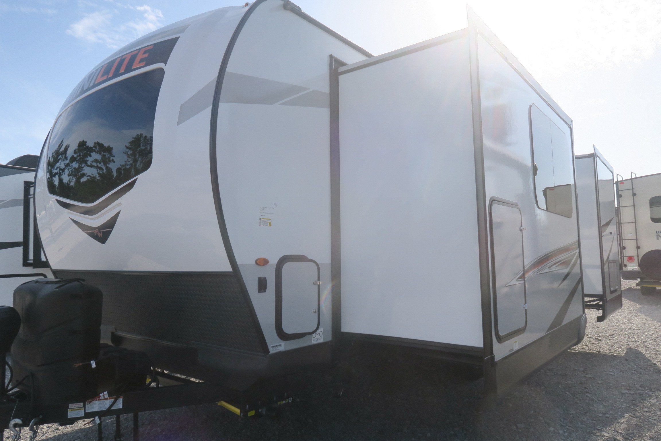 NEW 2022 ROCKWOOD MINI LITE 2516S - Overview | Berryland Campers