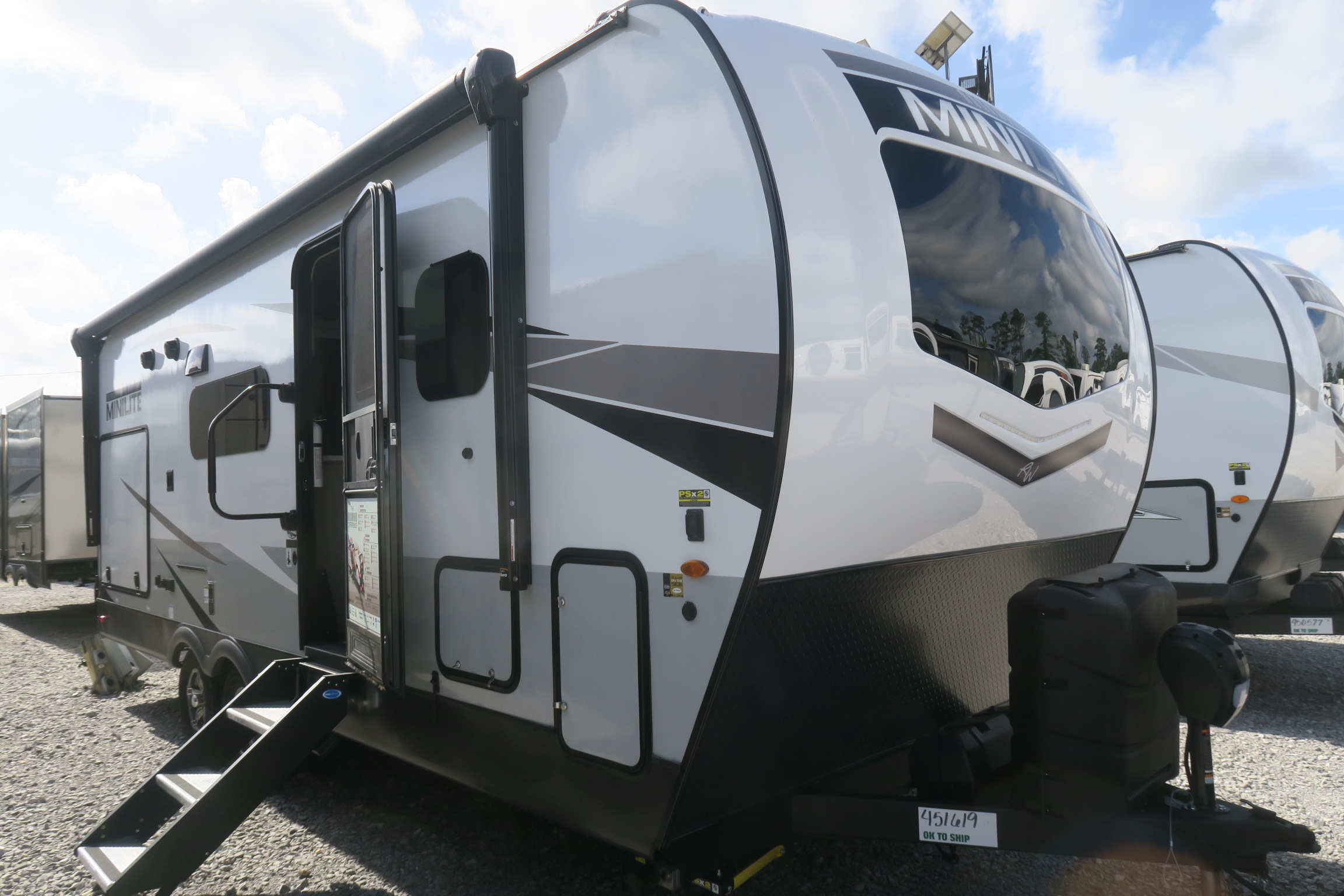 NEW 2023 ROCKWOOD MINI LITE 2507S - Overview | Berryland Campers
